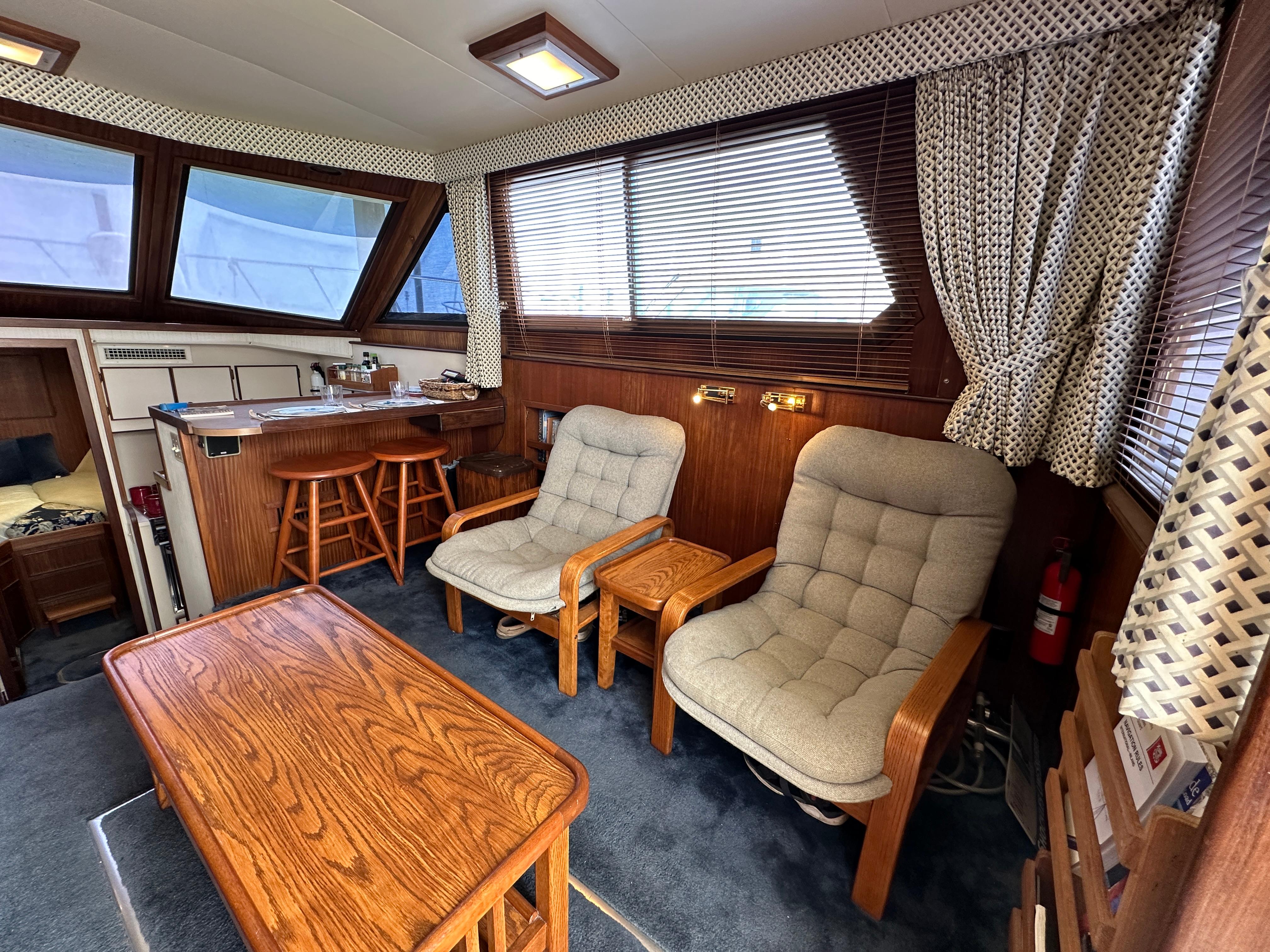 1985 Hatteras 36 Convertible Flybridge for sale - YachtWorld