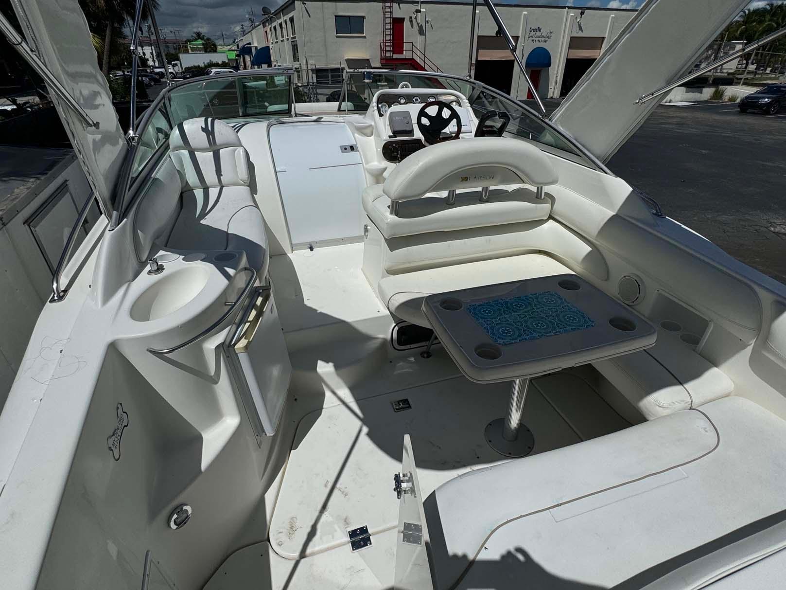 2002 Larson Cabrio 310 Mid-Cabin Cruiser for sale - YachtWorld