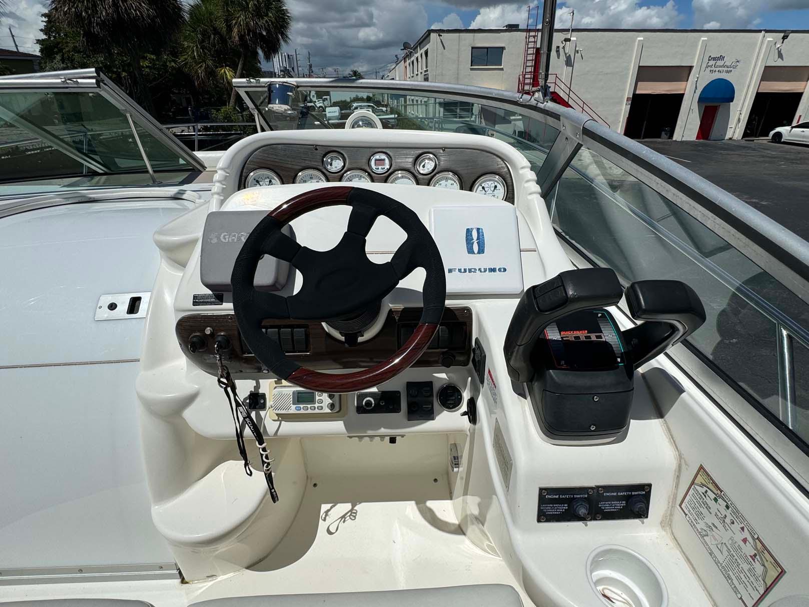 2002 Larson Cabrio 310 Mid-Cabin Cruiser for sale - YachtWorld