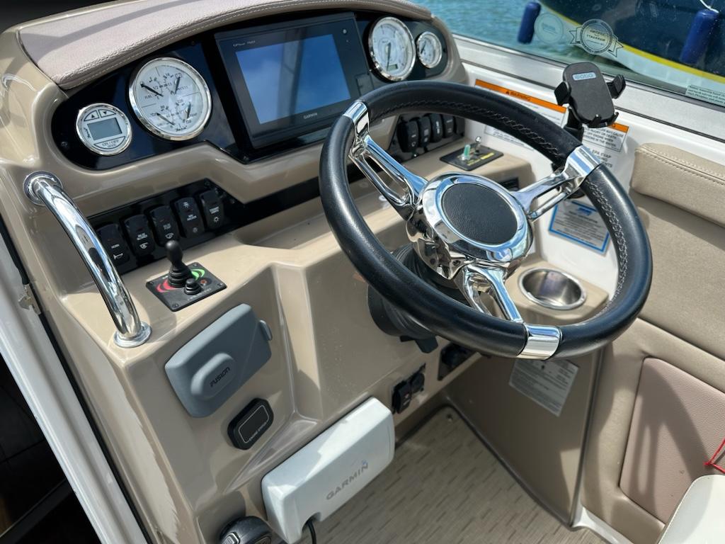 2017 Regal 28 Express Express Cruiser for sale - YachtWorld