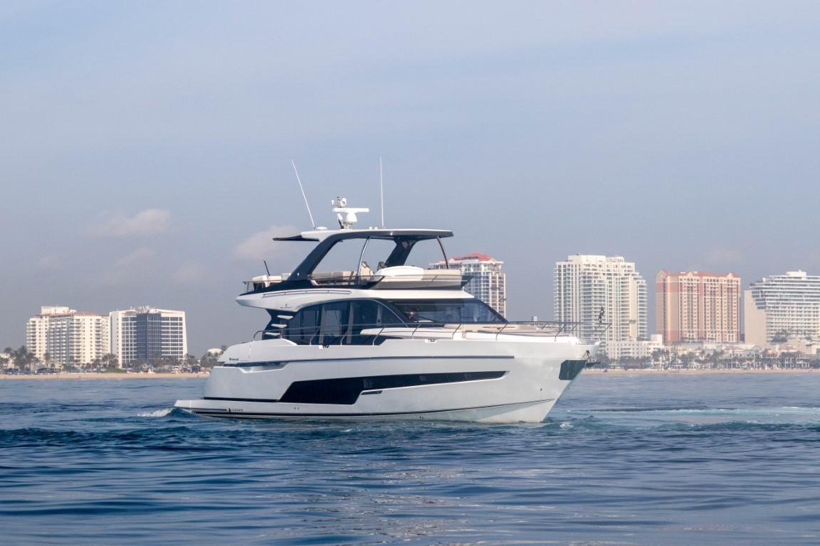 2024 Fairline Squadron 68 Flybridge for sale - YachtWorld