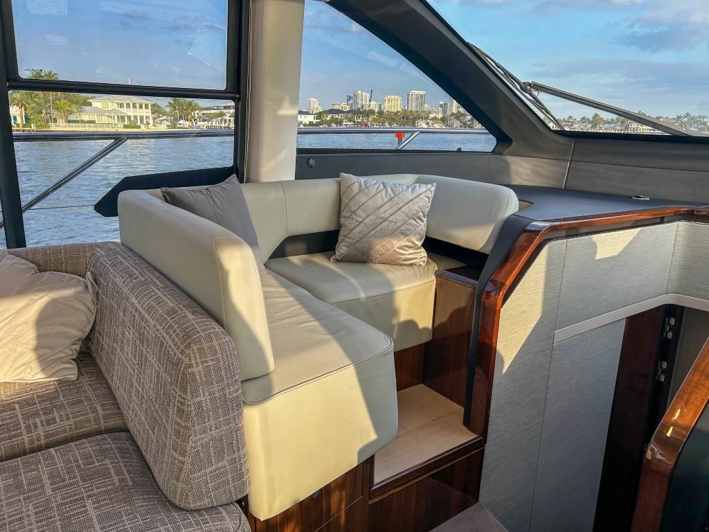 2024 Fairline Squadron 68 Flybridge for sale - YachtWorld