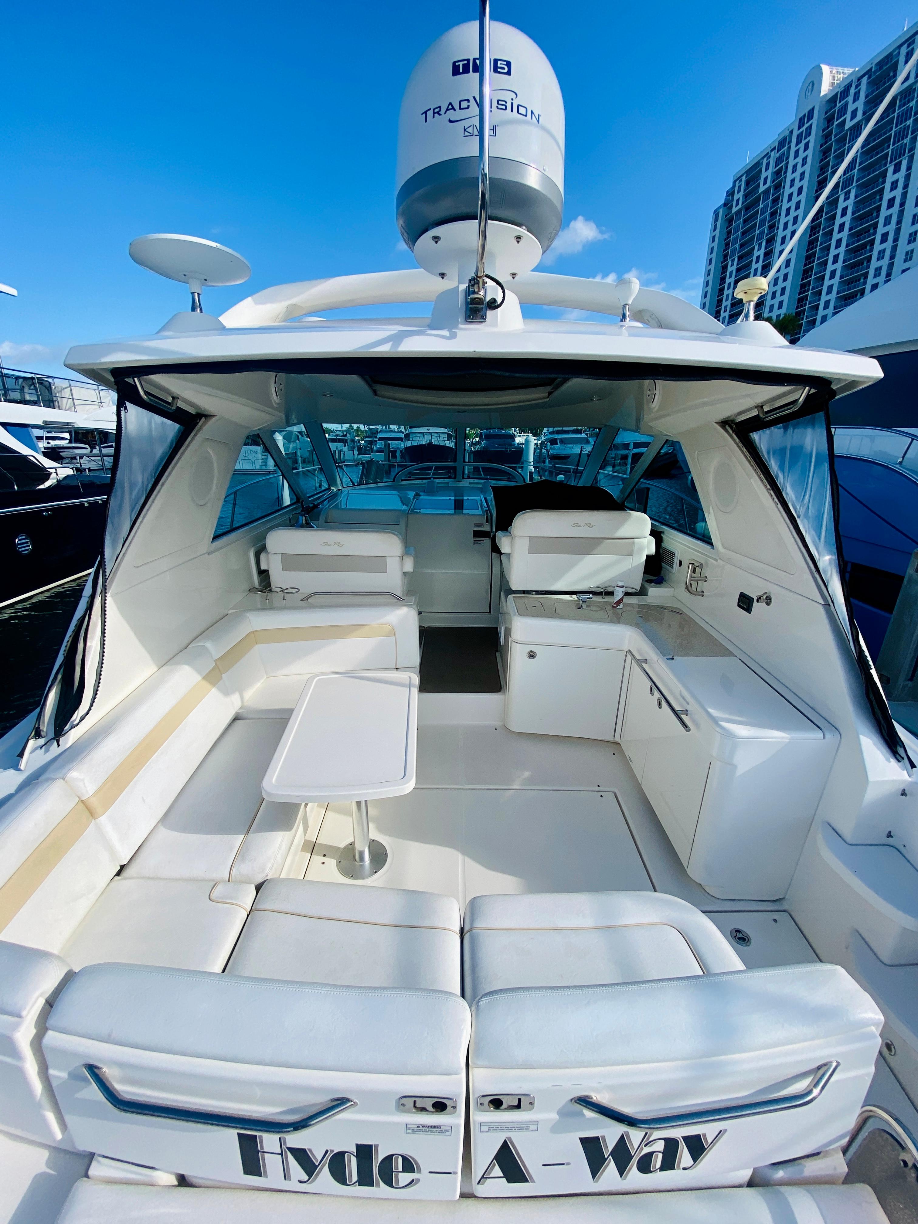 2010 Sea Ray 450 Sundancer Motor Yachts for sale - YachtWorld