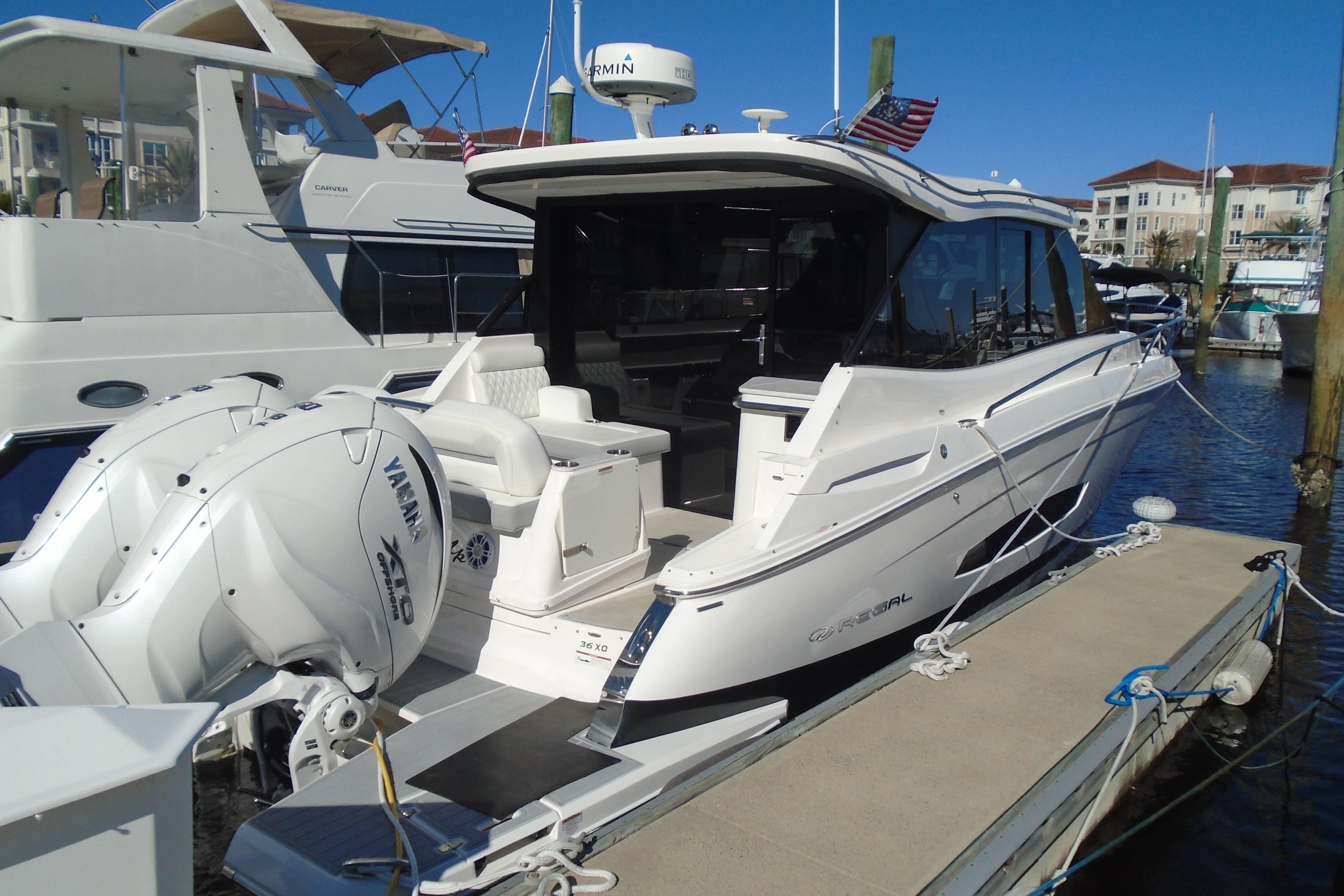 2024 Regal 36 XO Motoryachten Kaufen - YachtWorld