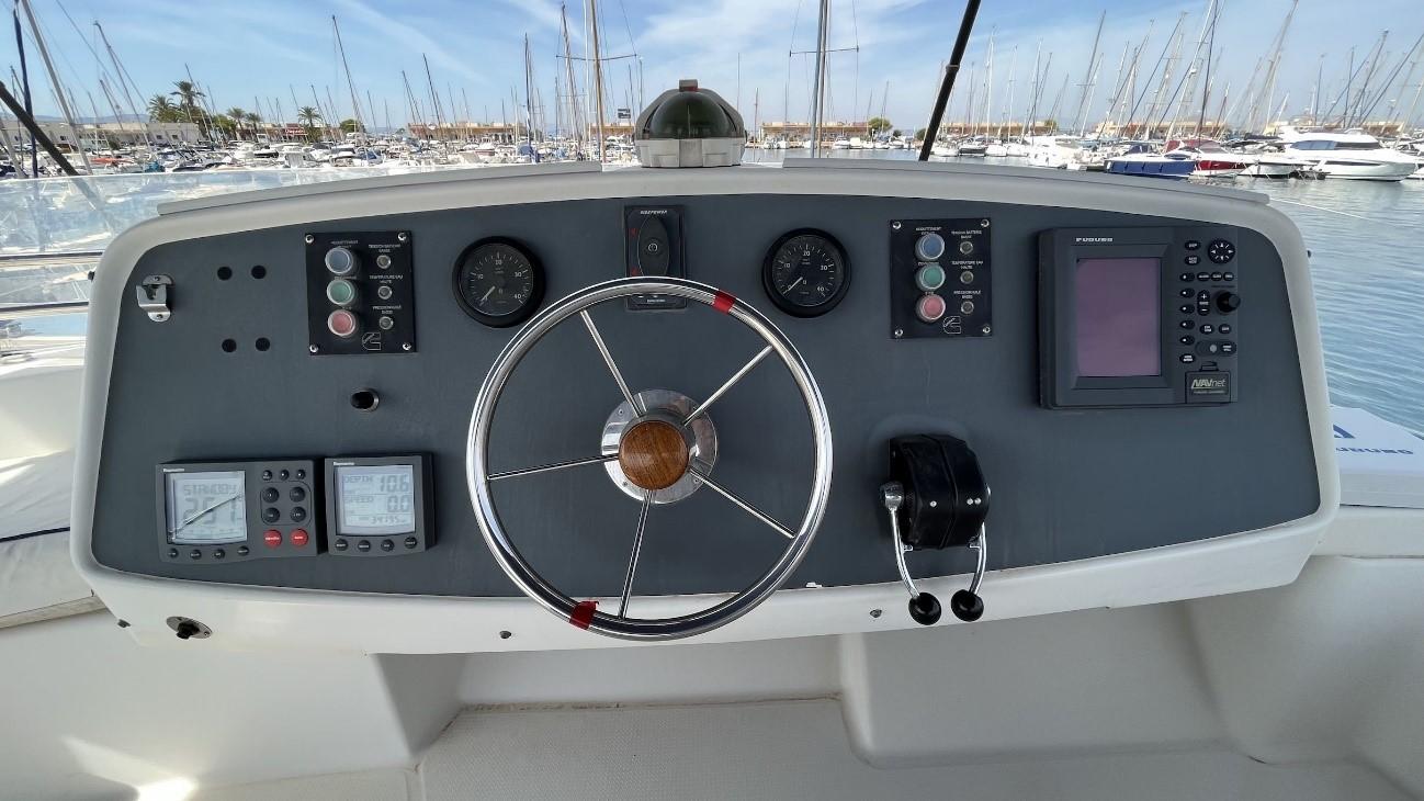 2004 Fountaine Pajot Cumberland 44 Power Catamaran for sale - YachtWorld