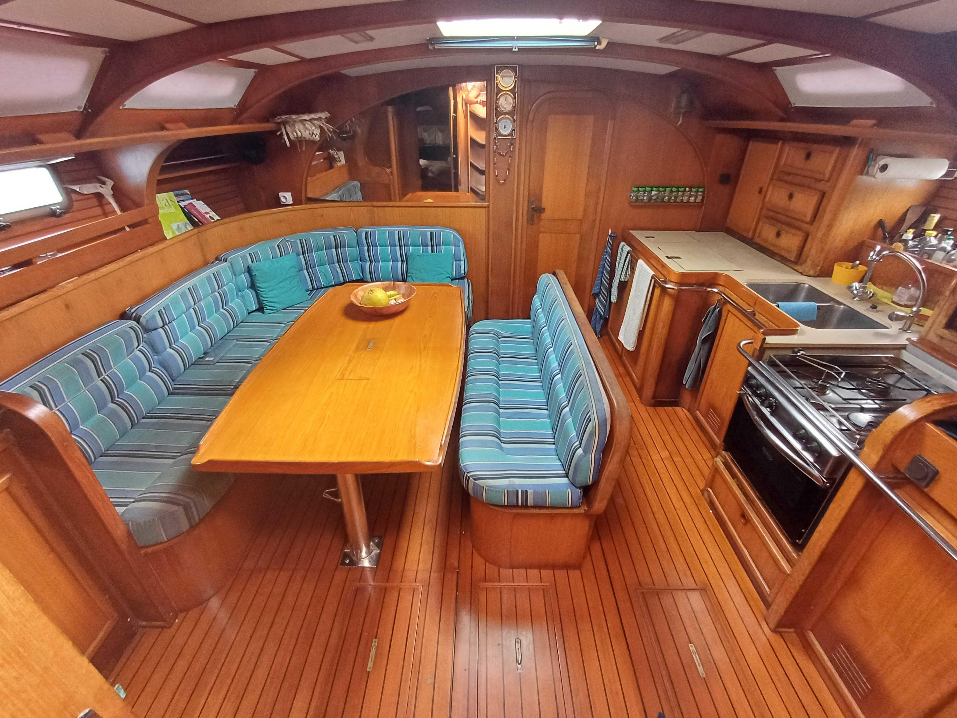 1987 Jeanneau Sun Kiss 47 Cruiser for sale - YachtWorld