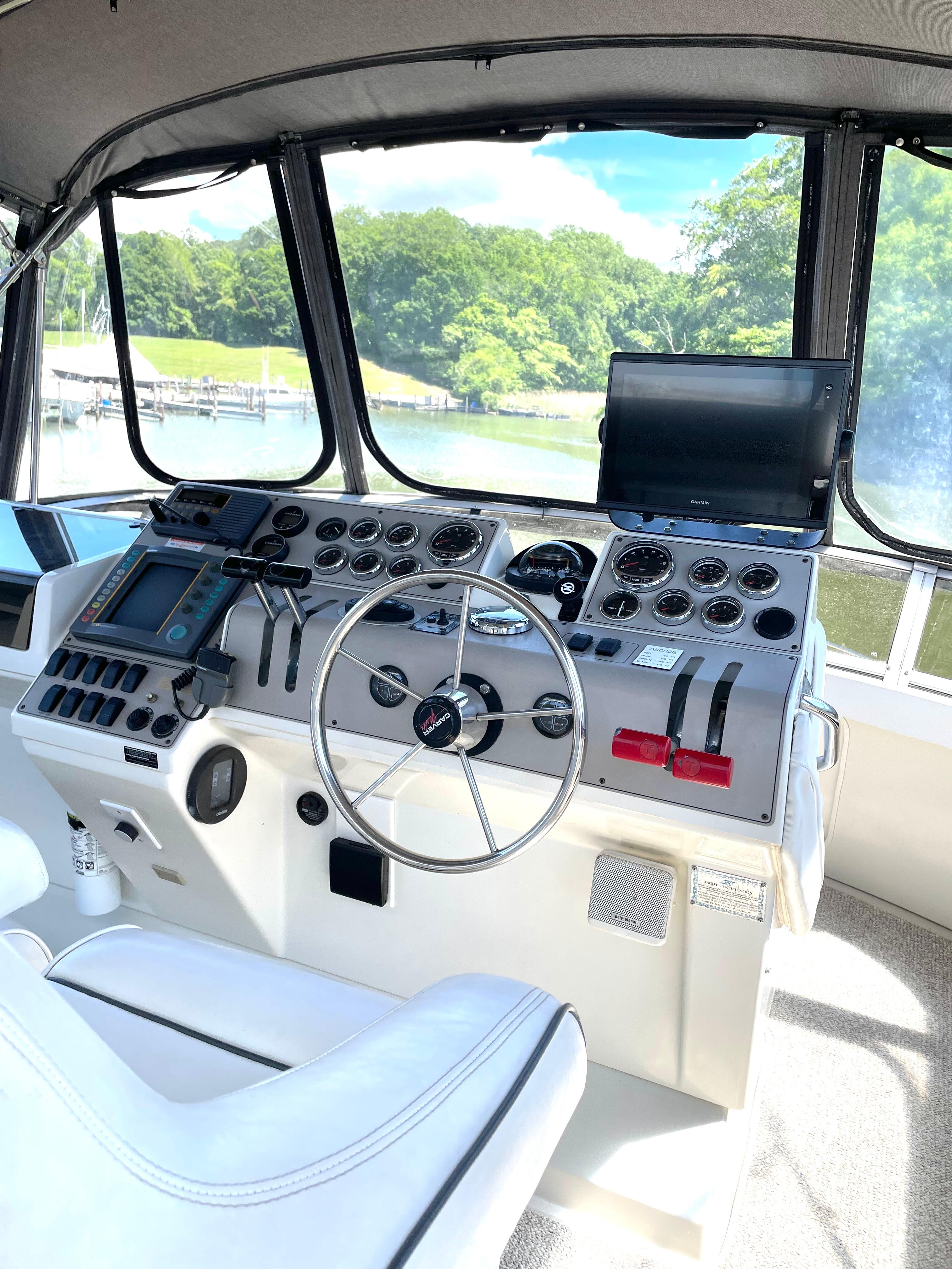 1996 Carver Aft Cabin 355 Cruiser for sale - YachtWorld