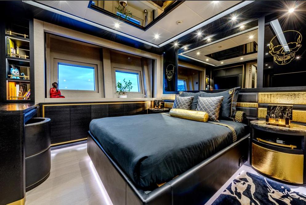 Black Legend Motor Yachts Mangusta for sale - YachtWorld