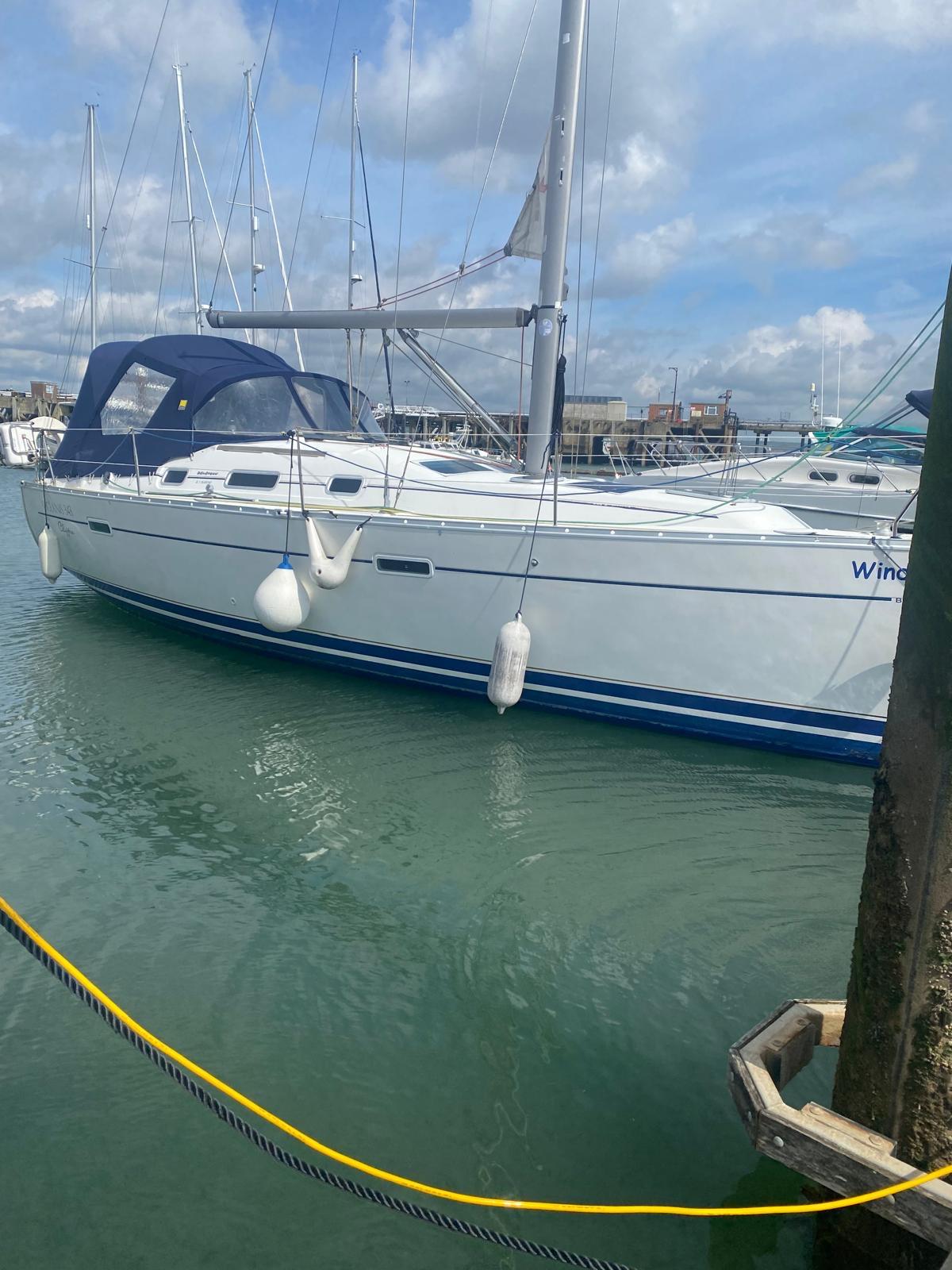 Used 2005 Beneteau Oceanis Clipper 343 - Hampshire | TopBoats