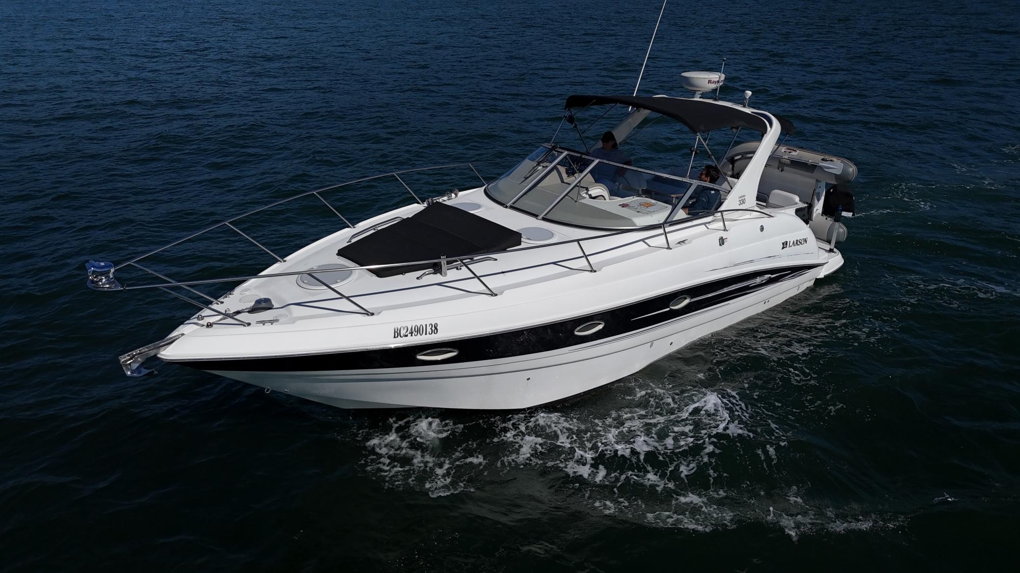 2009 Larson Cabrio 330 Cruiser for sale - YachtWorld