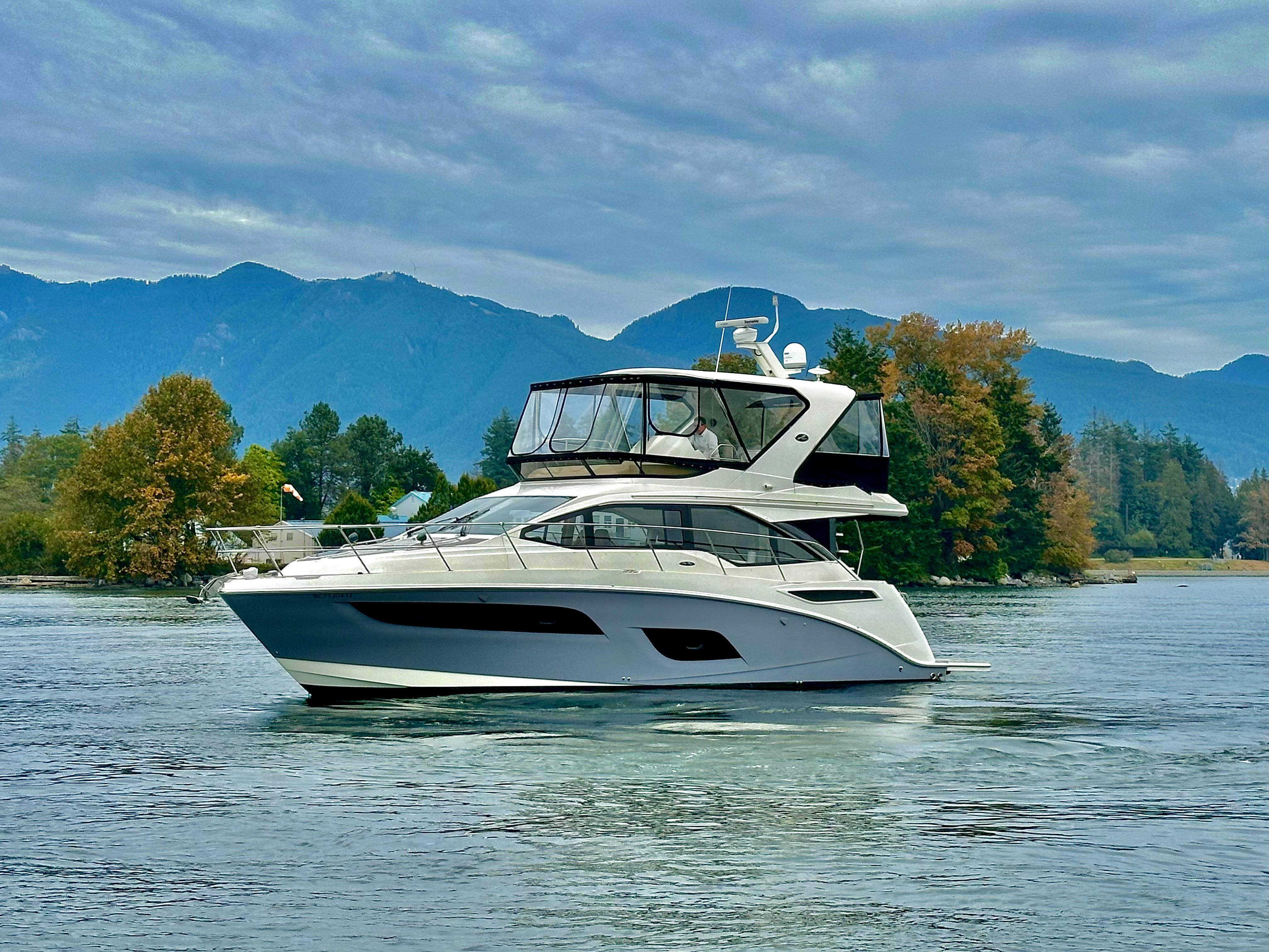 2018 Sea Ray Fly 460 Flybridge for sale - YachtWorld