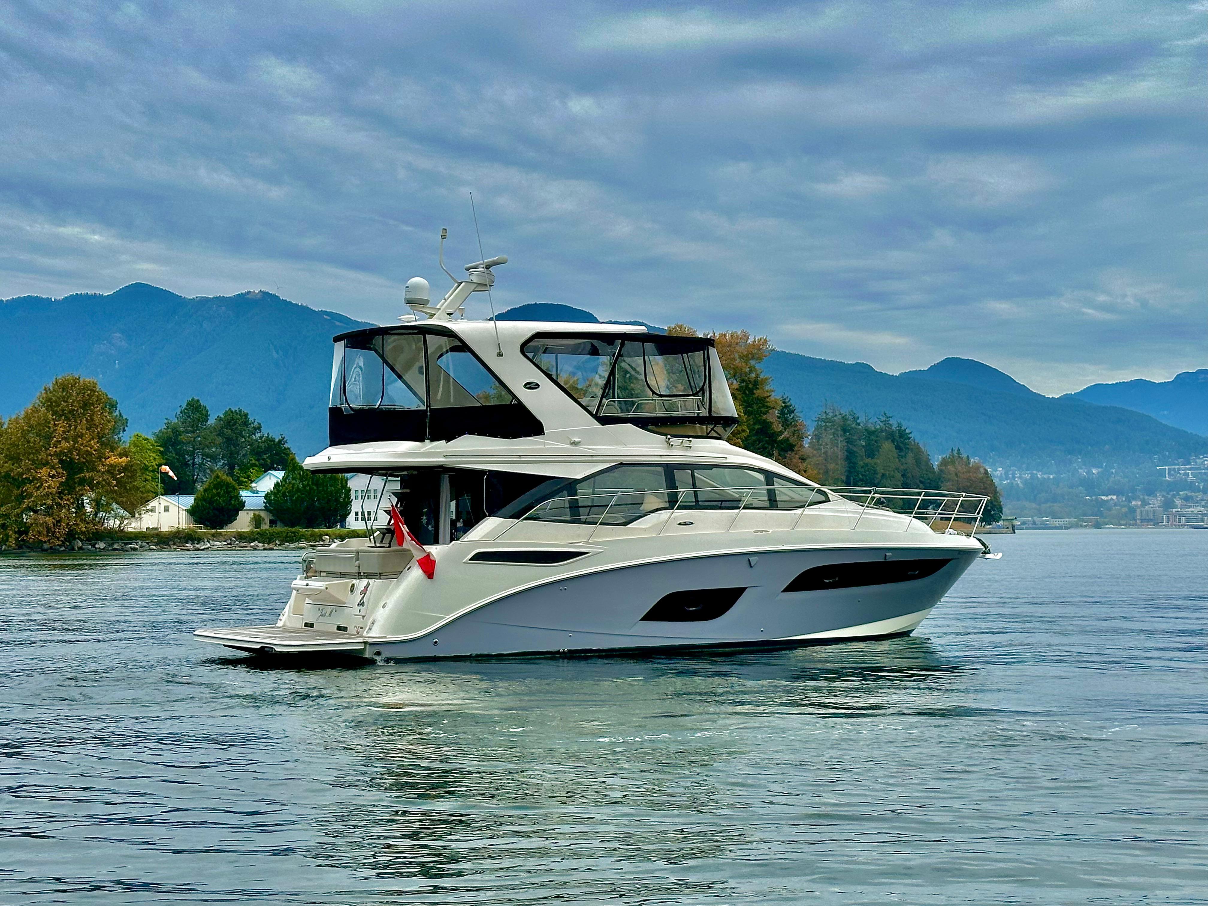 2018 Sea Ray Fly 460 Flybridge for sale - YachtWorld