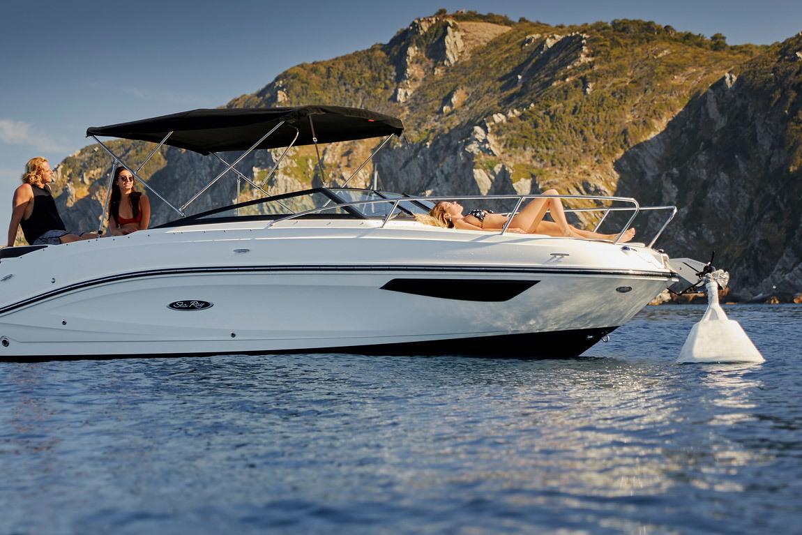 Neuf 2026 Sea Ray Sun Sport 230 | YachtFocus