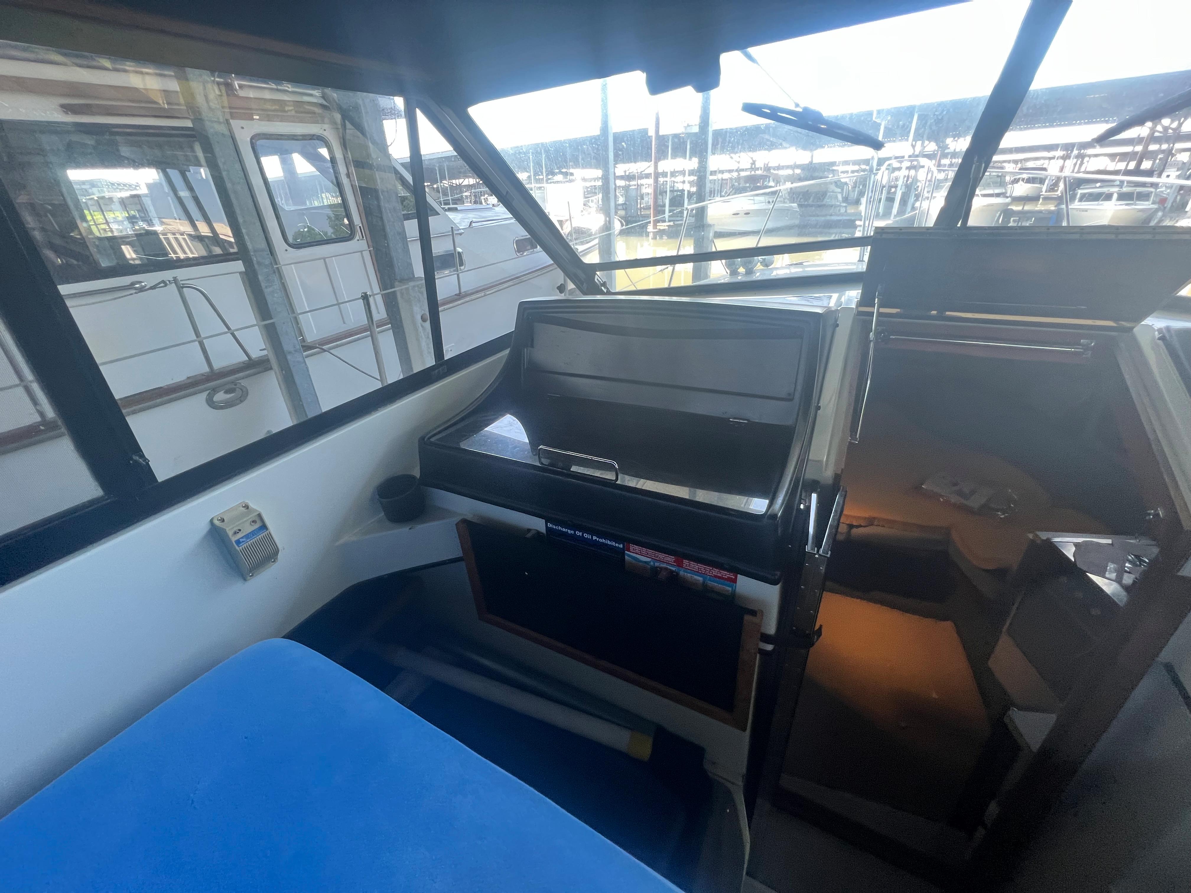 1989 Carver 2807 Riviera Sedan-Boot Kaufen - YachtWorld