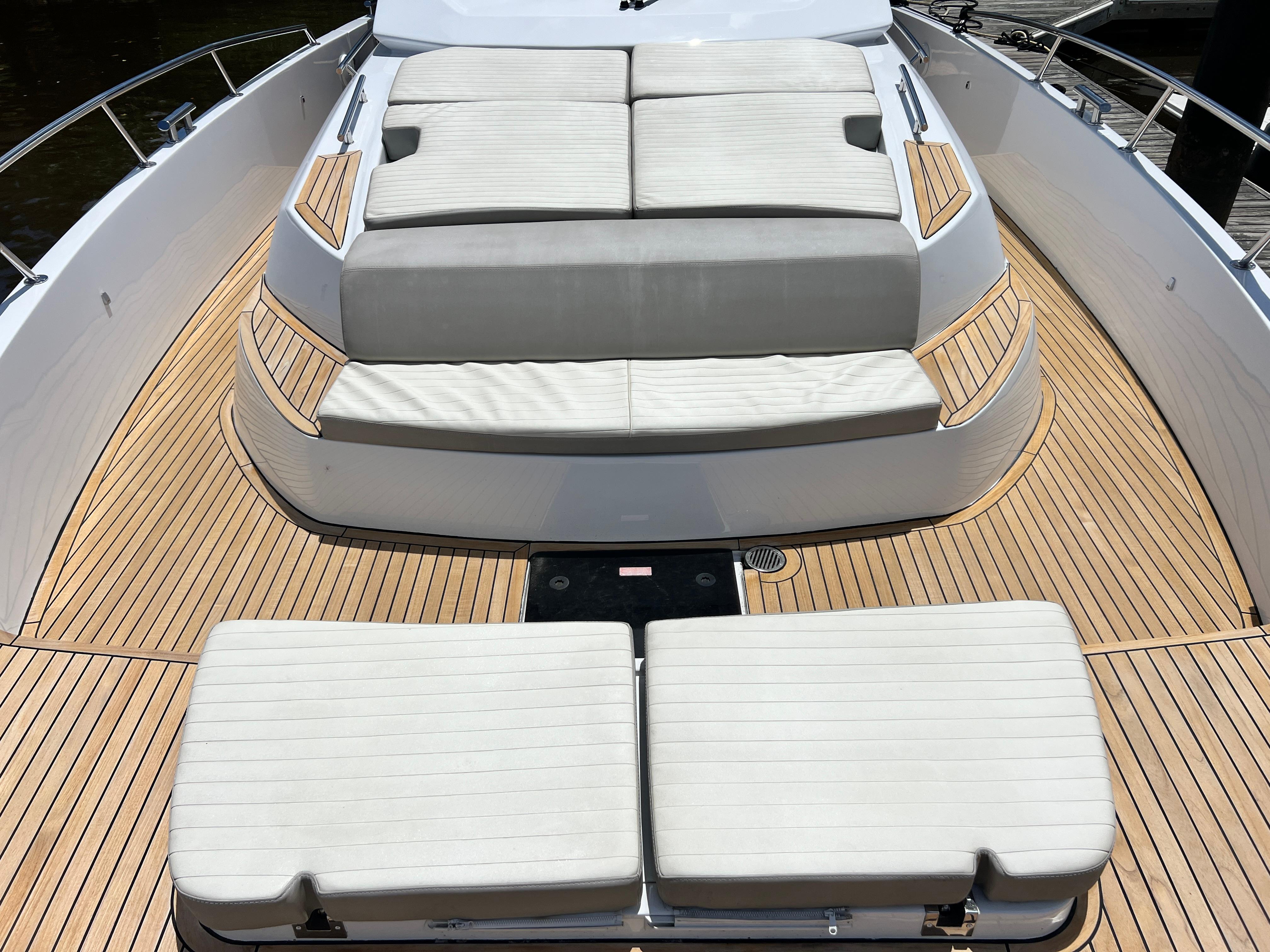 2018 Azimut 40 Verve Centre Console for sale - YachtWorld