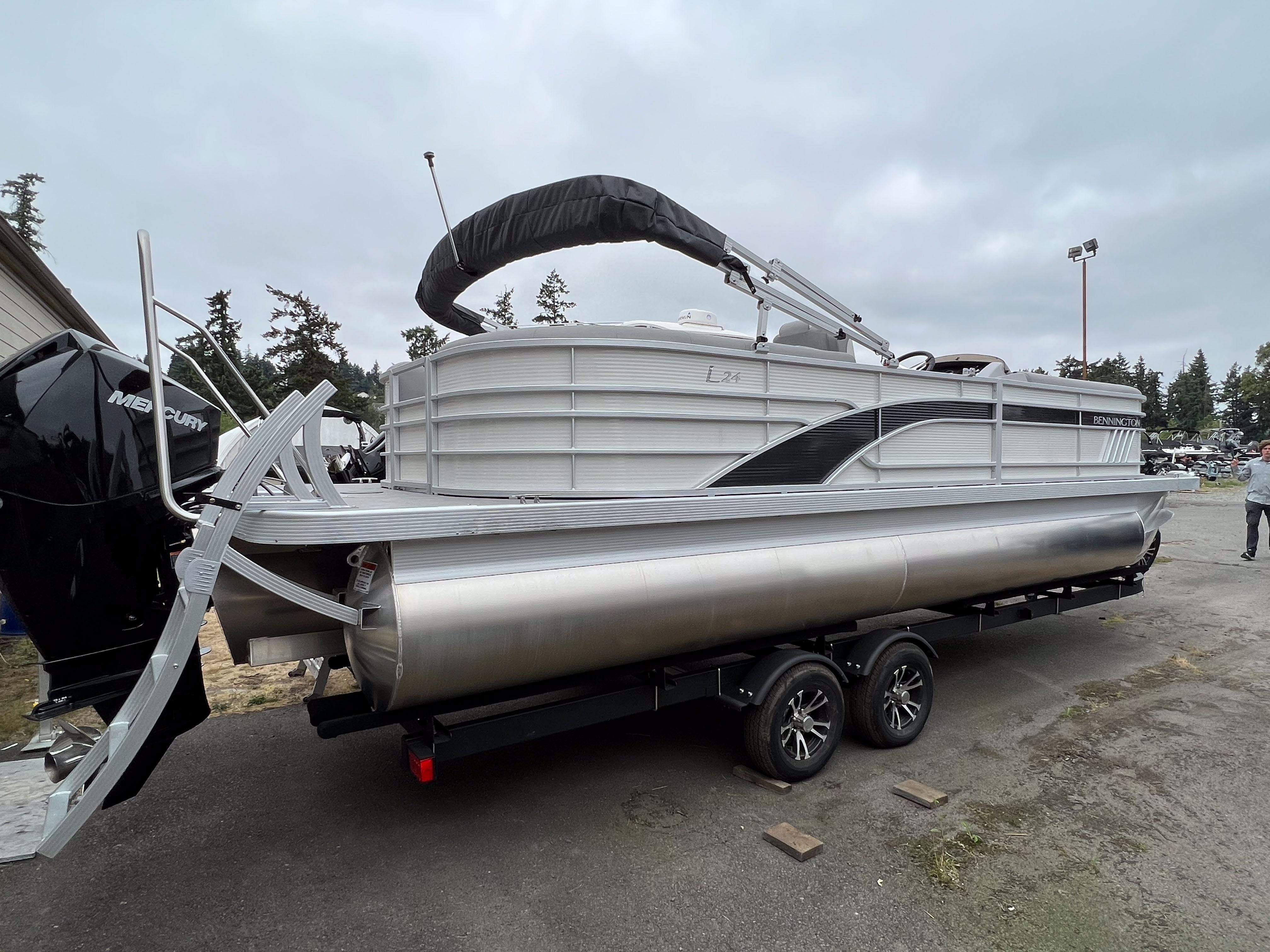 2023 Bennington L 24 Stern Lounge Pontoon for sale - YachtWorld