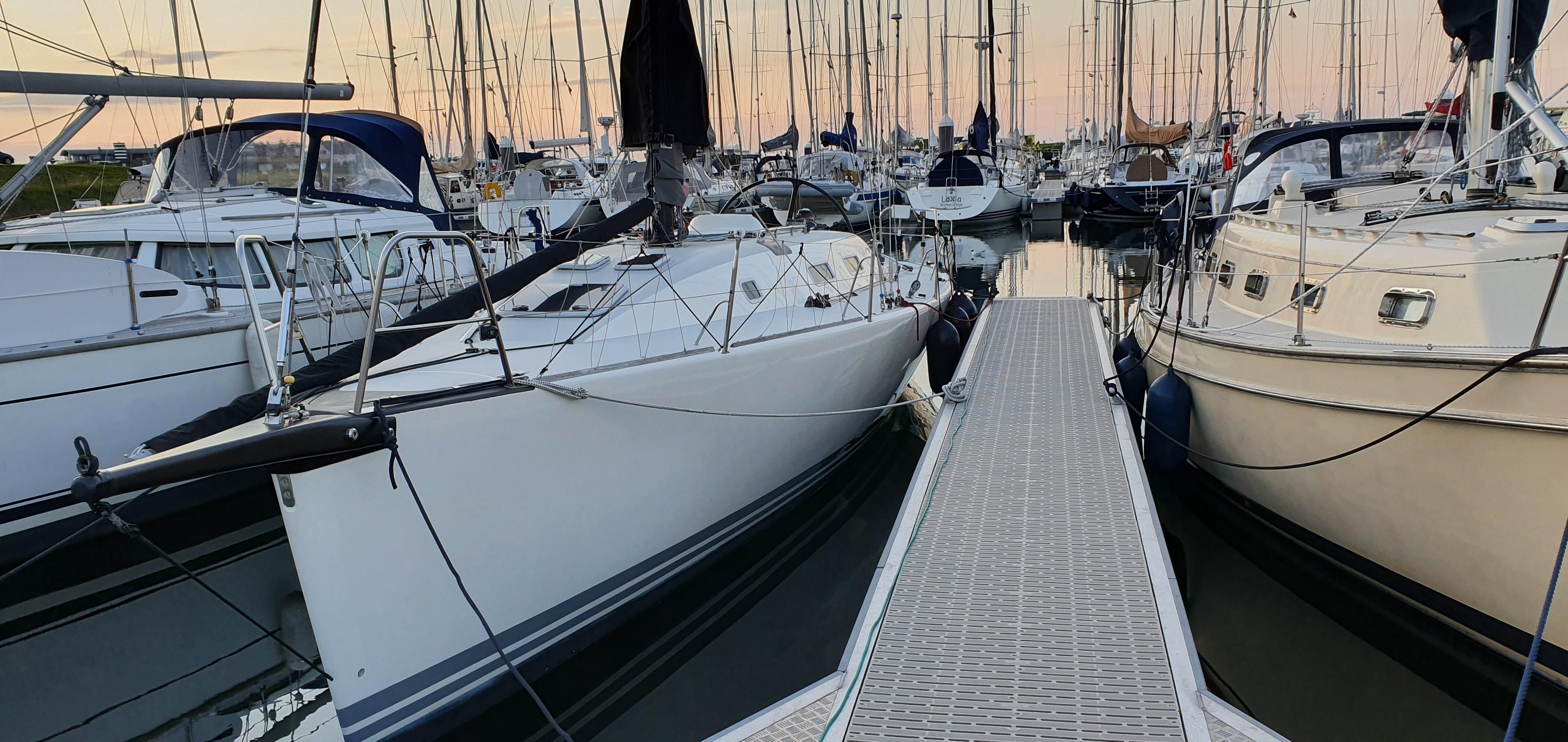 Used 2001 Seaquest Prima 38 | YachtFocus