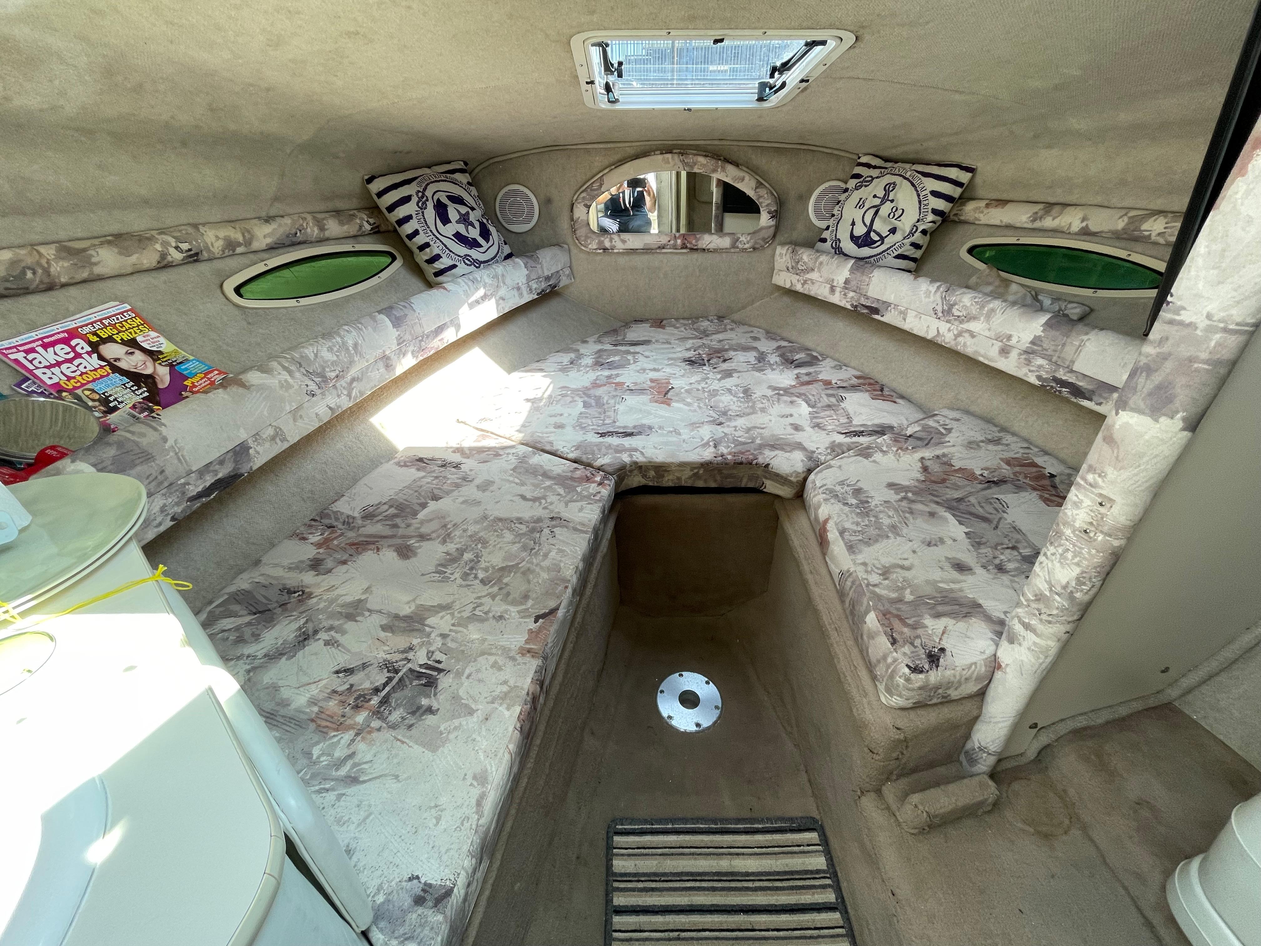 1998 Sea Ray 215 Express Cruiser Sports Cruiser for sale - YachtWorld