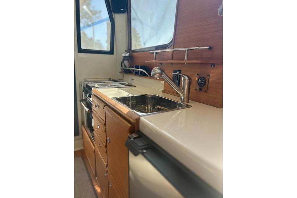 2024 Ranger Tugs R-27 Luxury Edition Trawler for sale - YachtWorld