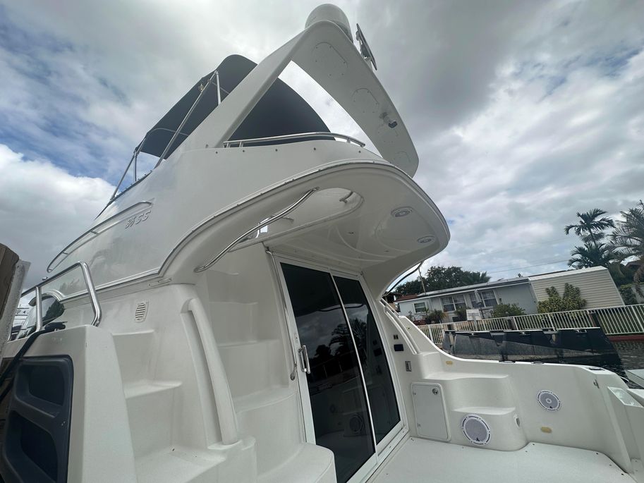 2005 Carver 36 Super Sport Motor Yachts for sale - YachtWorld