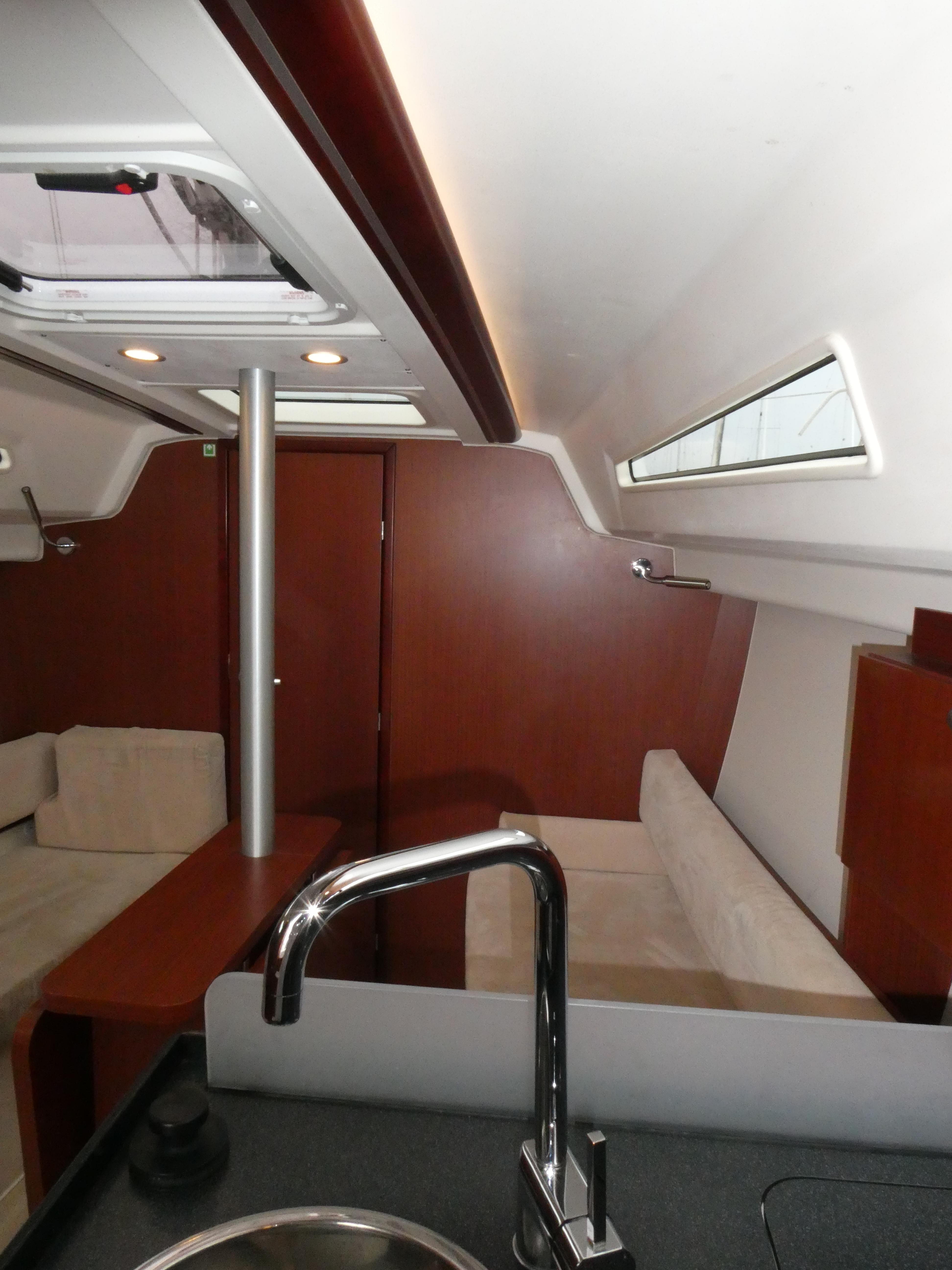 2020 Hanse 315 Cruiser for sale - YachtWorld