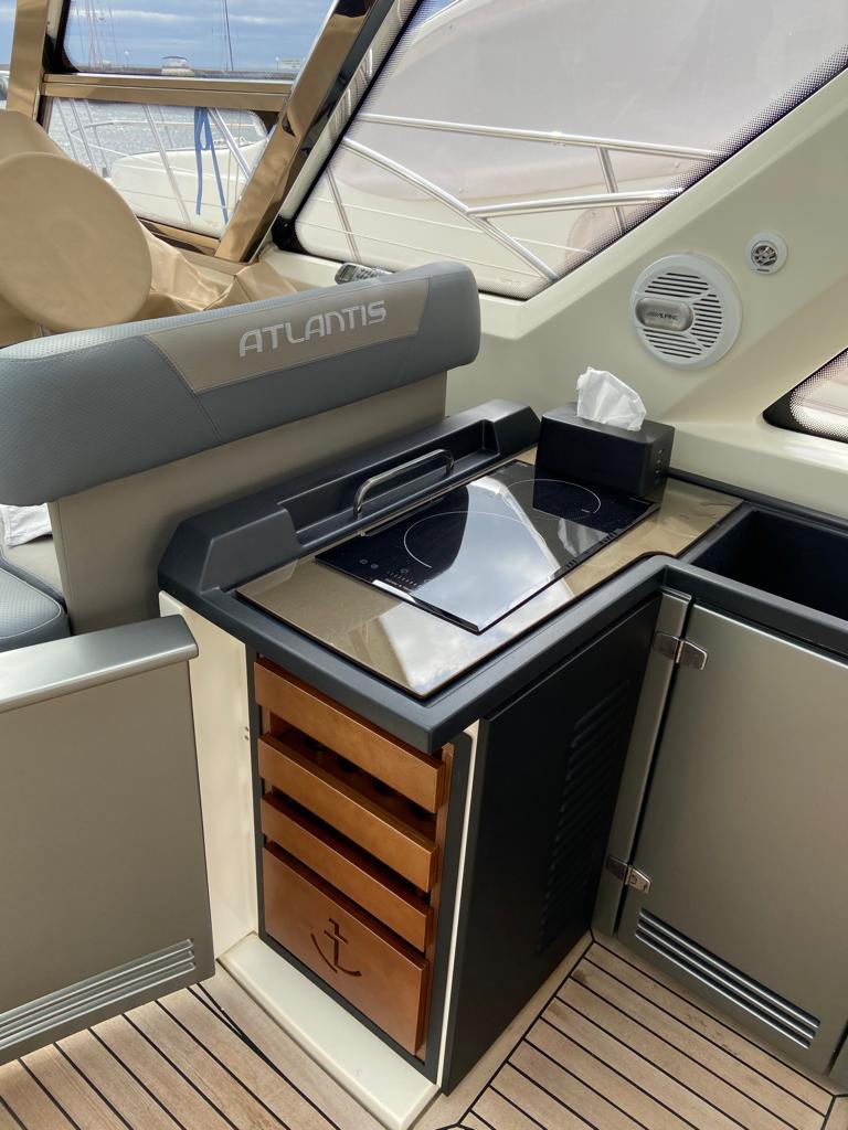 2009 Atlantis 50 Motor Yachts for sale - YachtWorld