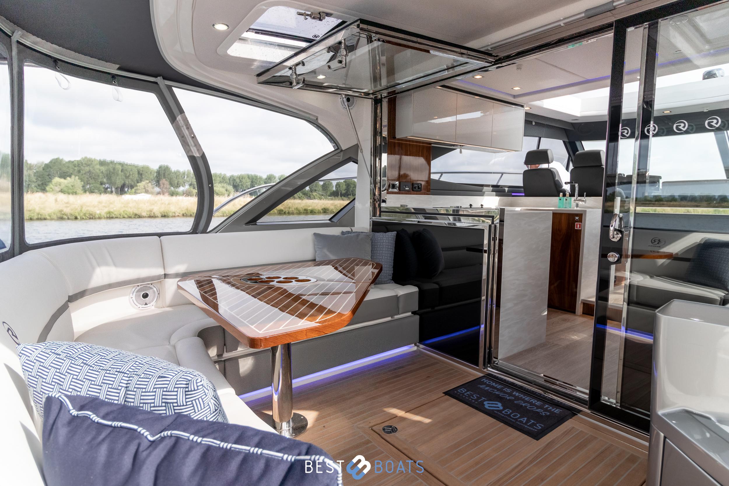 2024 Riviera 4600 Sport Yacht Motor Yachts for sale - YachtWorld