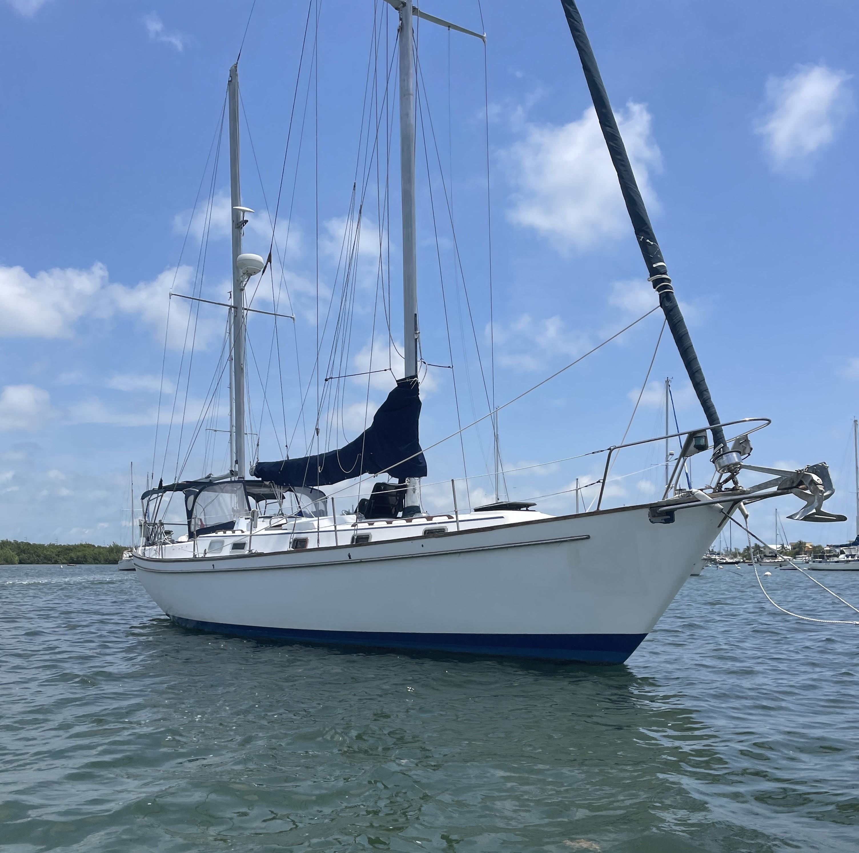 1981 Pearson 424 Ketch en venta - YachtWorld