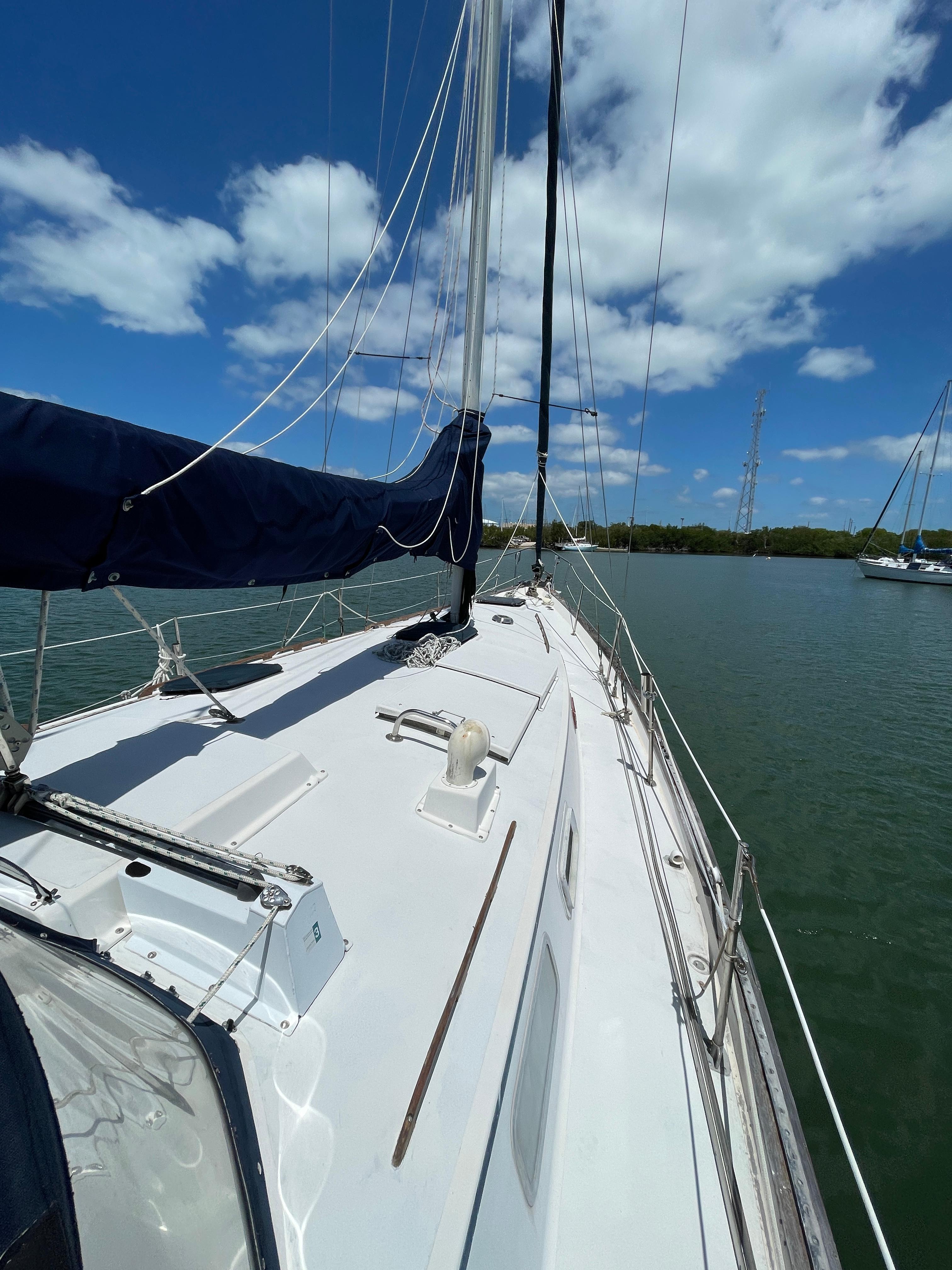 1981 Pearson 424 Ketch en venta - YachtWorld