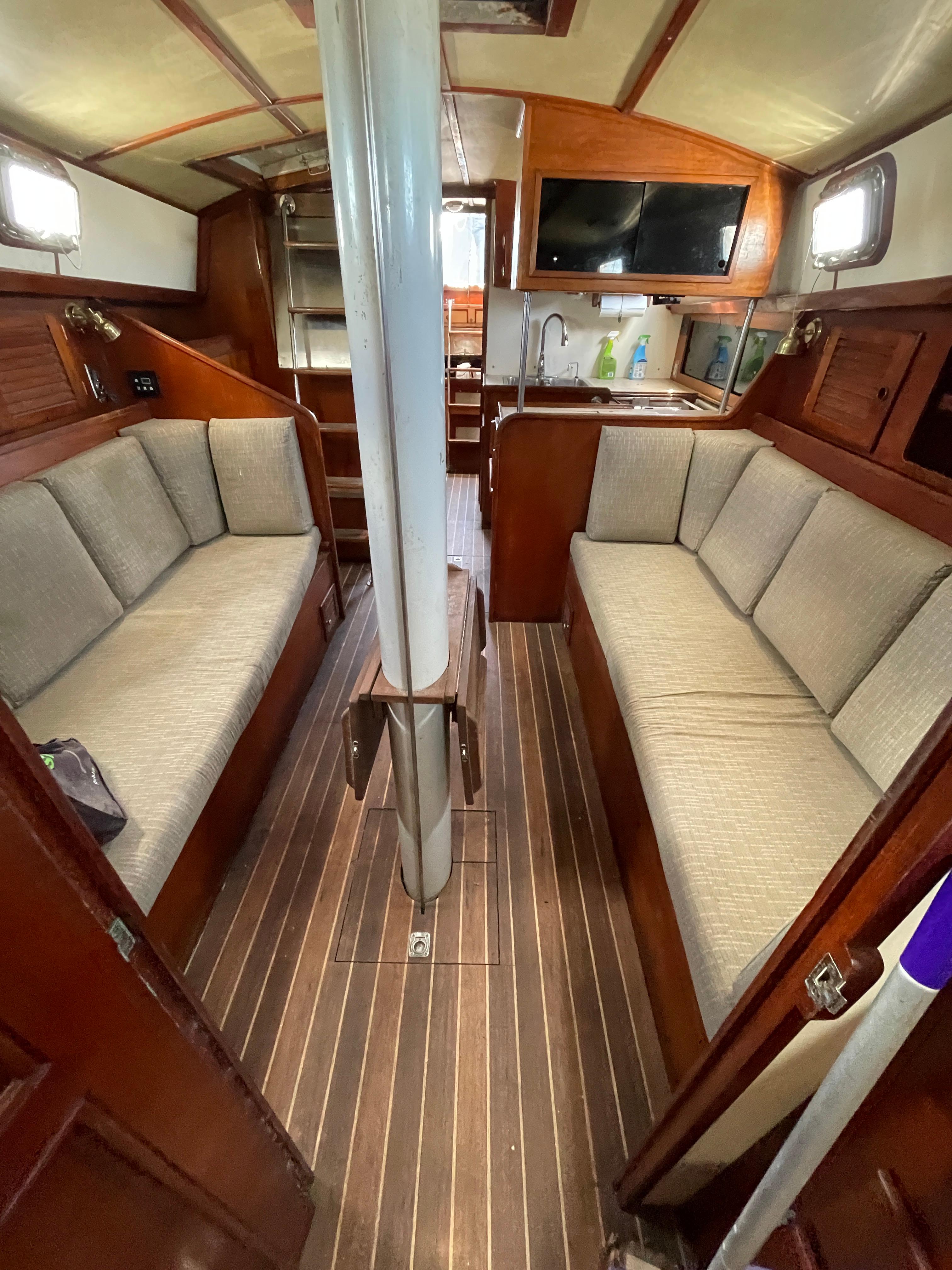 1981 Pearson 424 Ketch en venta - YachtWorld