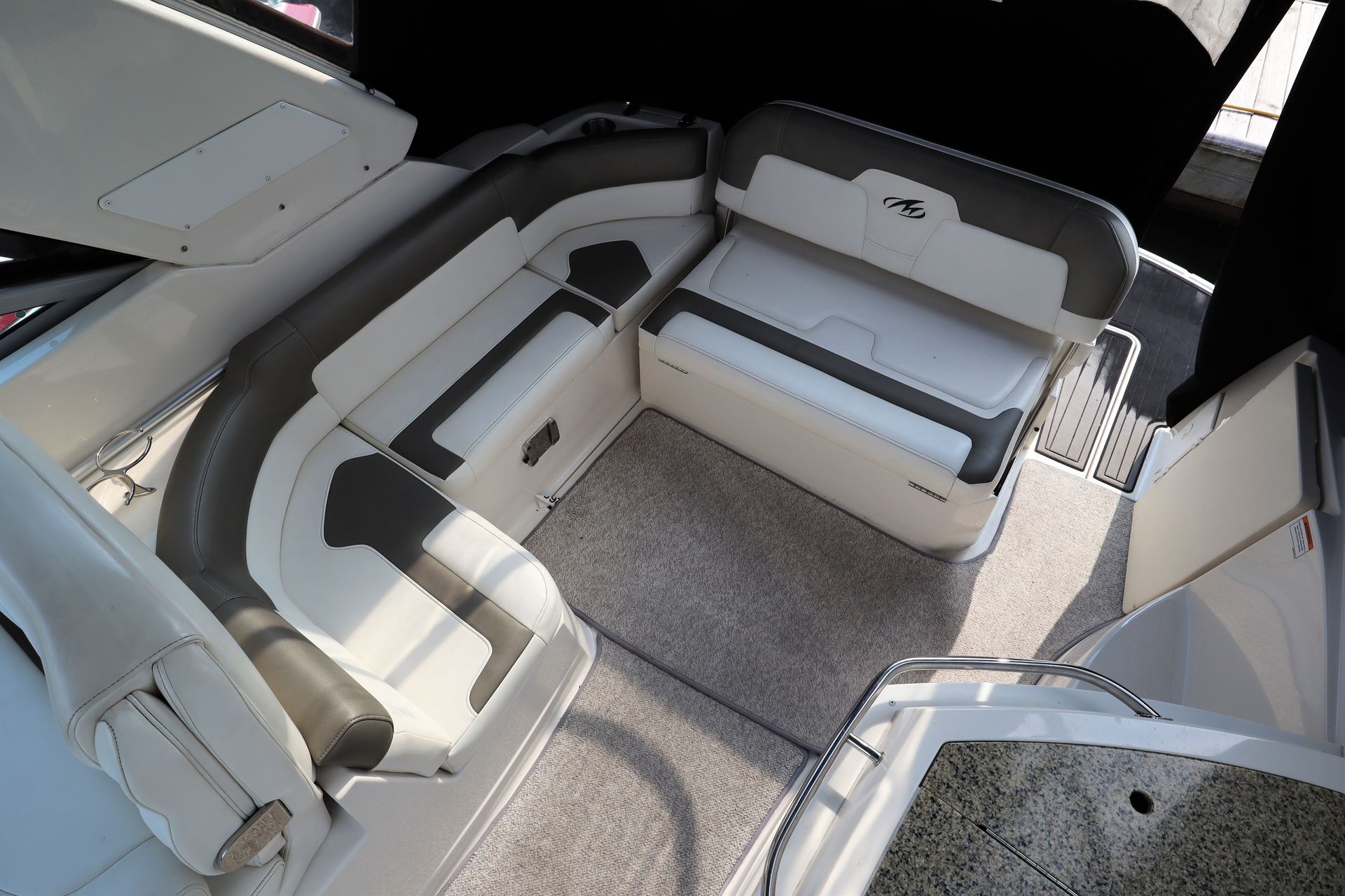 2011 Monterey 260 SCR - Weber Yachts