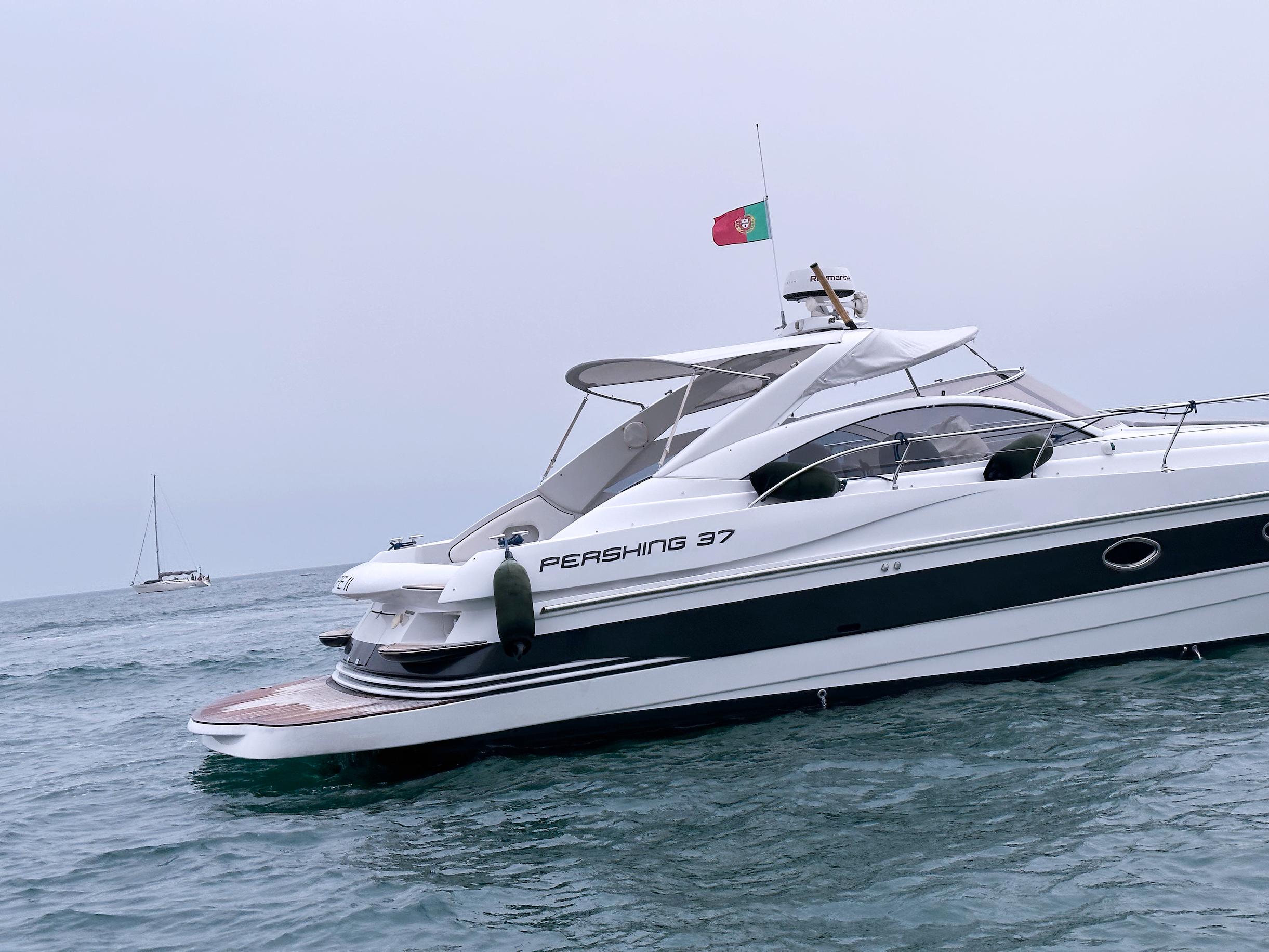 2006 Pershing 37 Motor Yachts for sale - YachtWorld