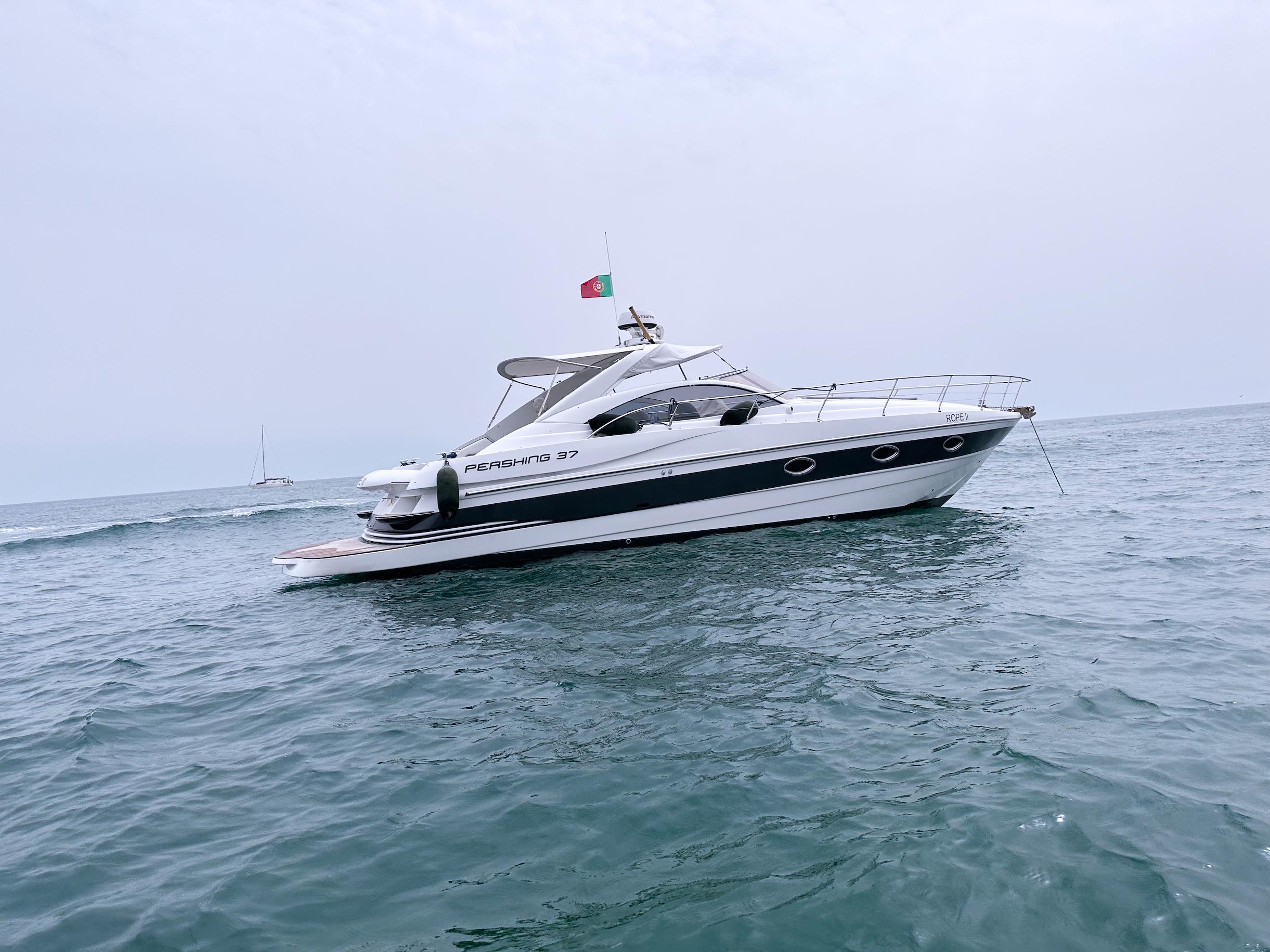 2006 Pershing 37 Motor Yachts for sale - YachtWorld