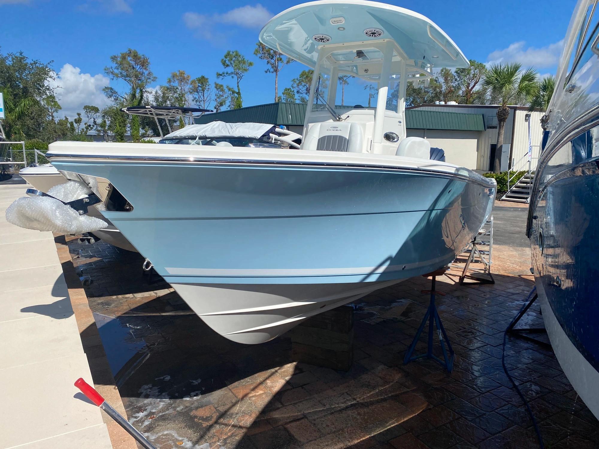2024 Cobia 240 CC Bateaux à console centrale à vendre - YachtWorld