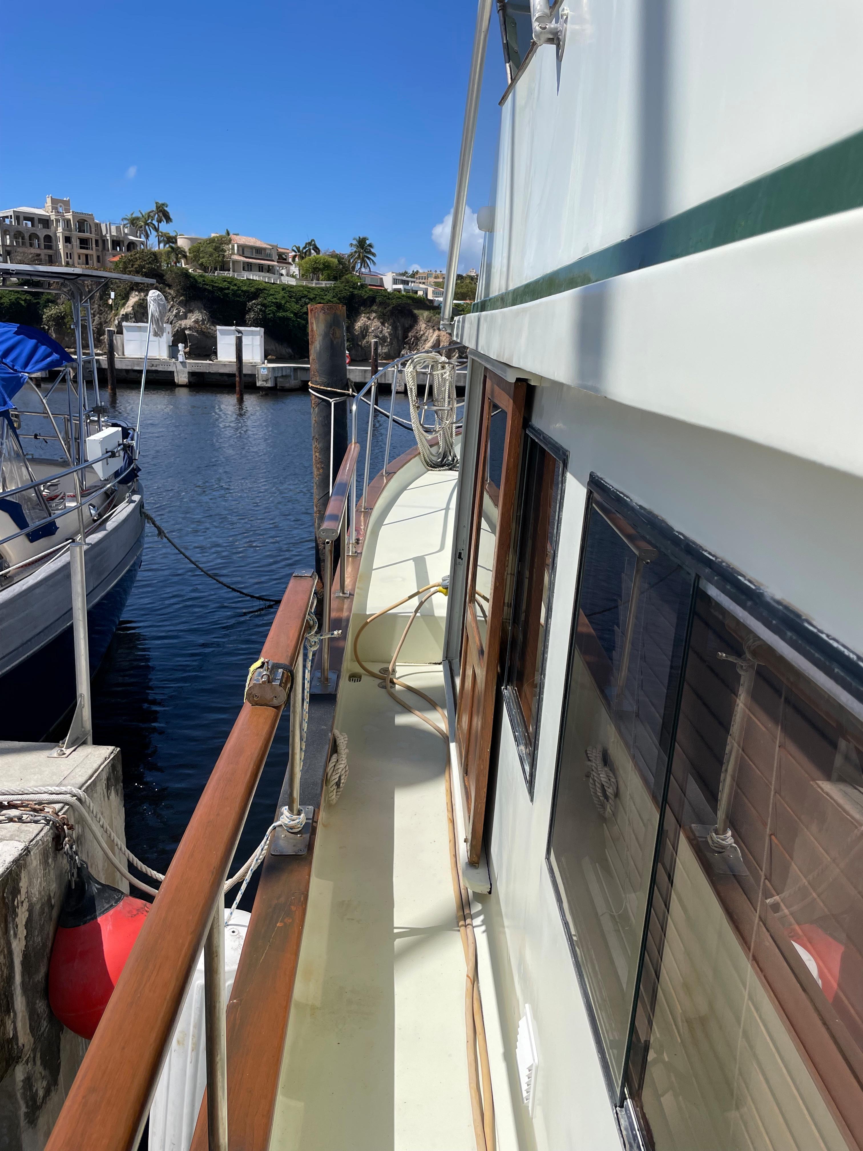 1983 Custom Trawler 43 Trawlers à vendre - YachtWorld