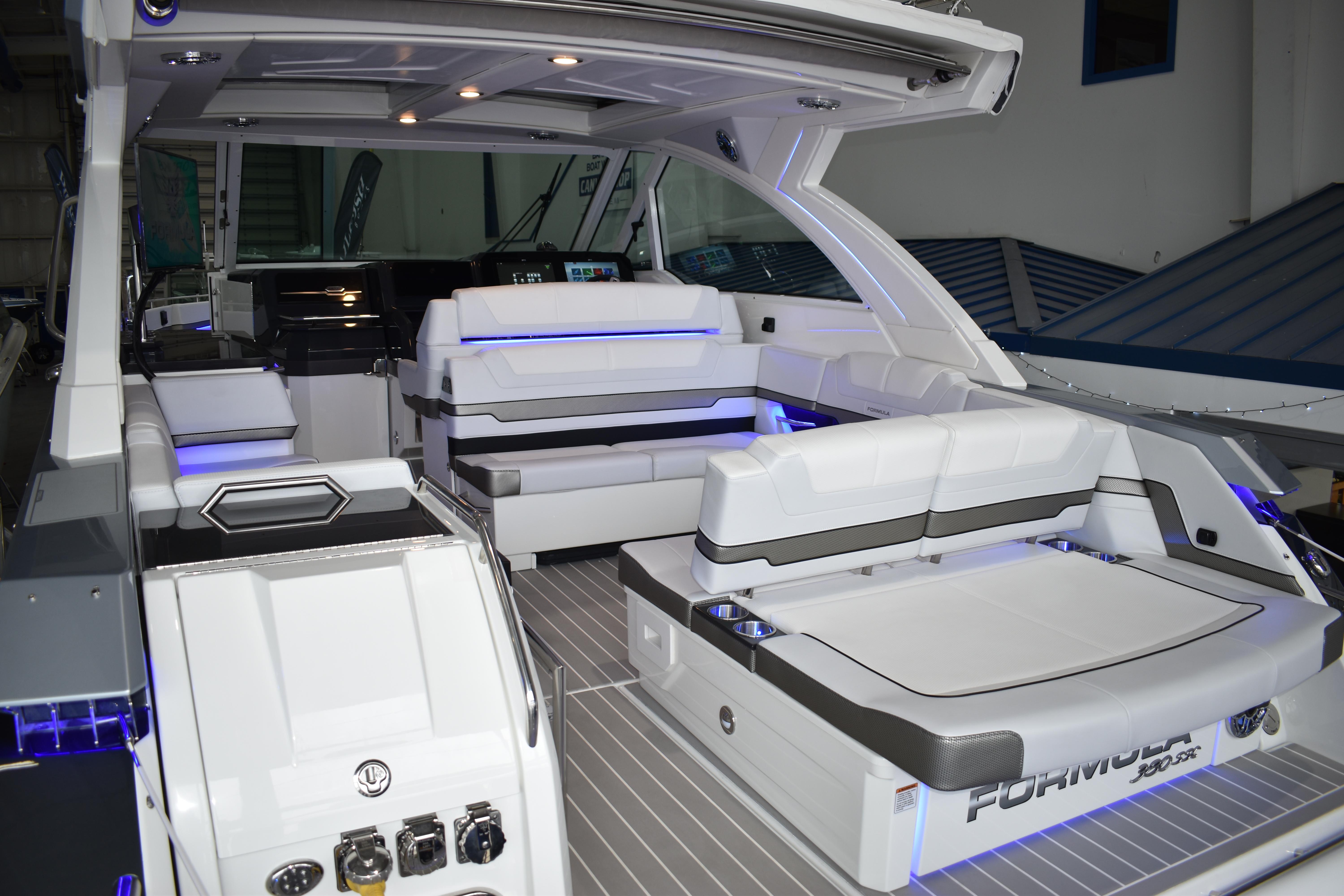 2024 Formula 380 Super Sport Crossover OB Cruiser for sale - YachtWorld