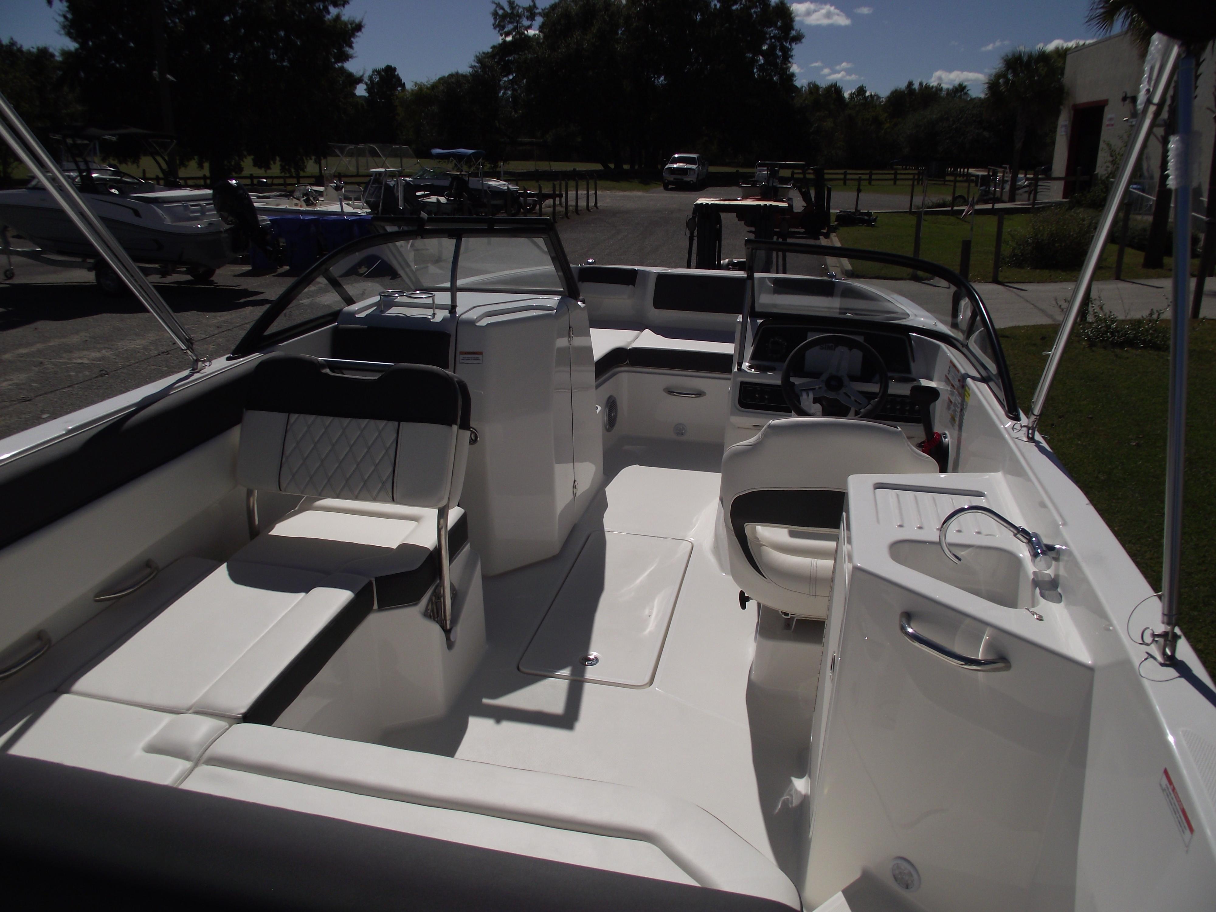 2024 Bayliner DX2200 Deck for sale - YachtWorld