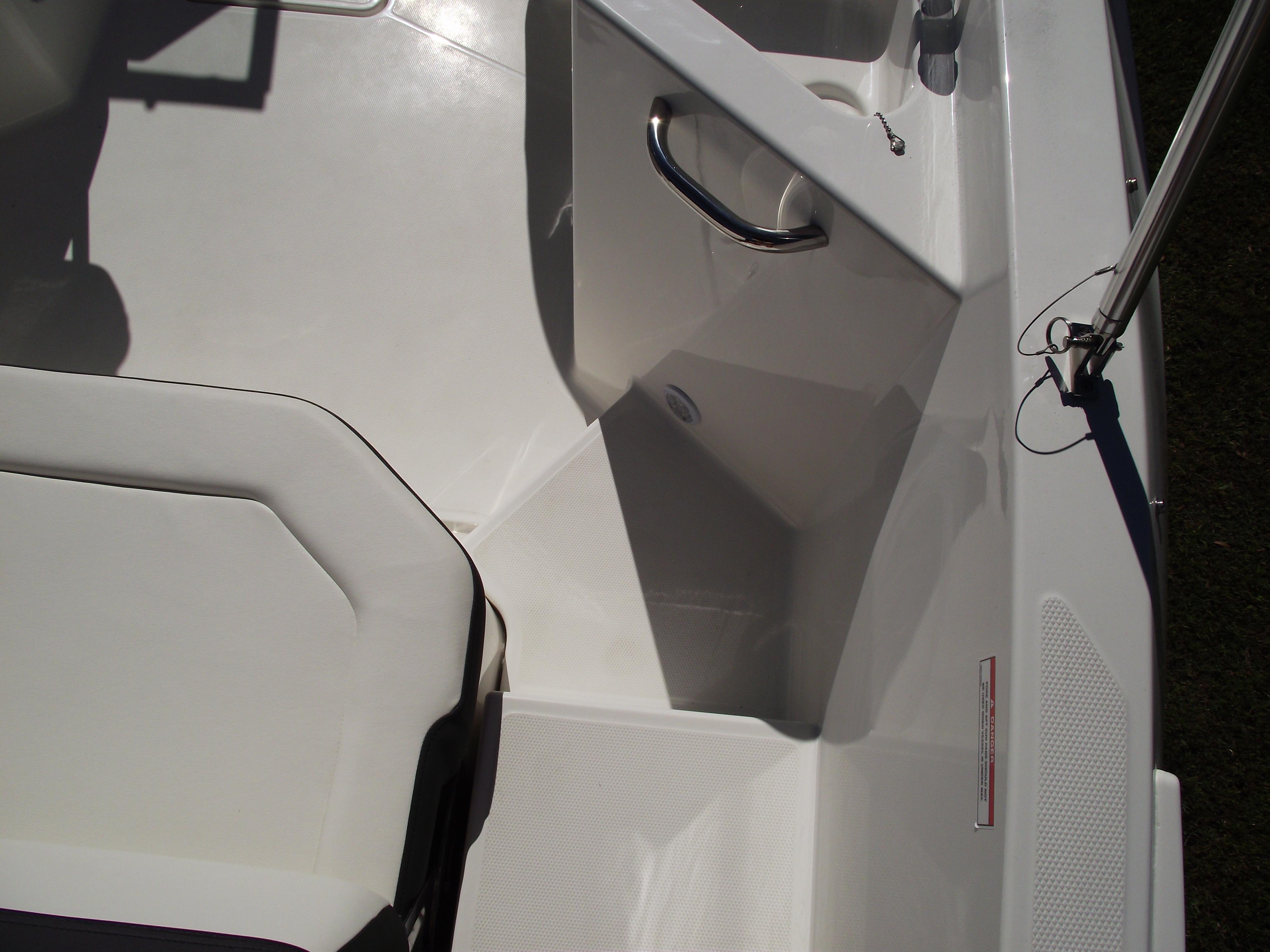 2024 Bayliner DX2200 Deck for sale - YachtWorld