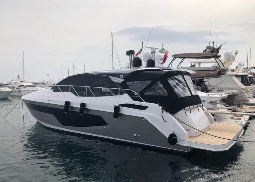Azimut Atlantis 51 | 16m | 2021 | Boats and Outboards