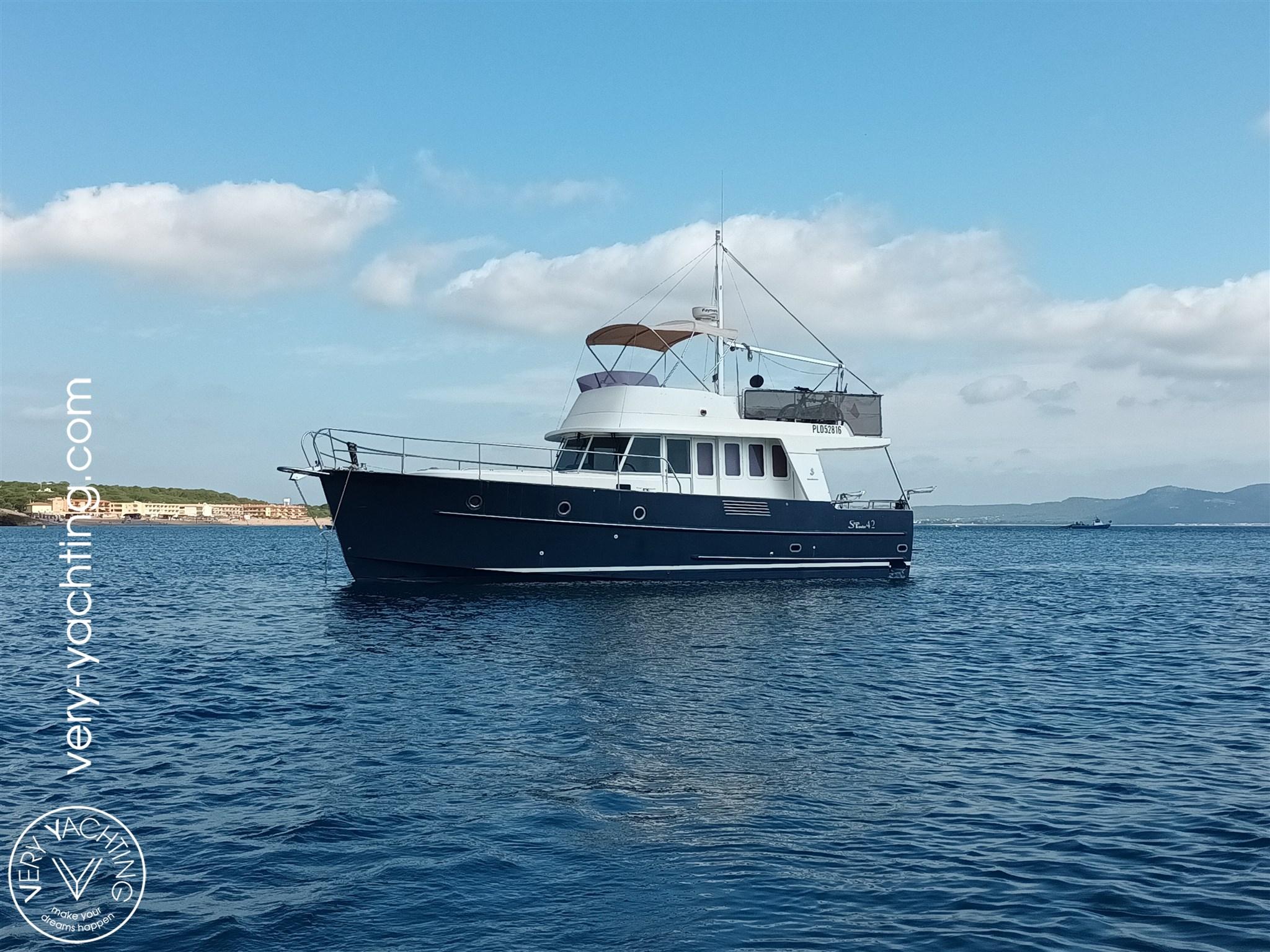Used 2007 Beneteau Swift Trawler 42 | YachtFocus