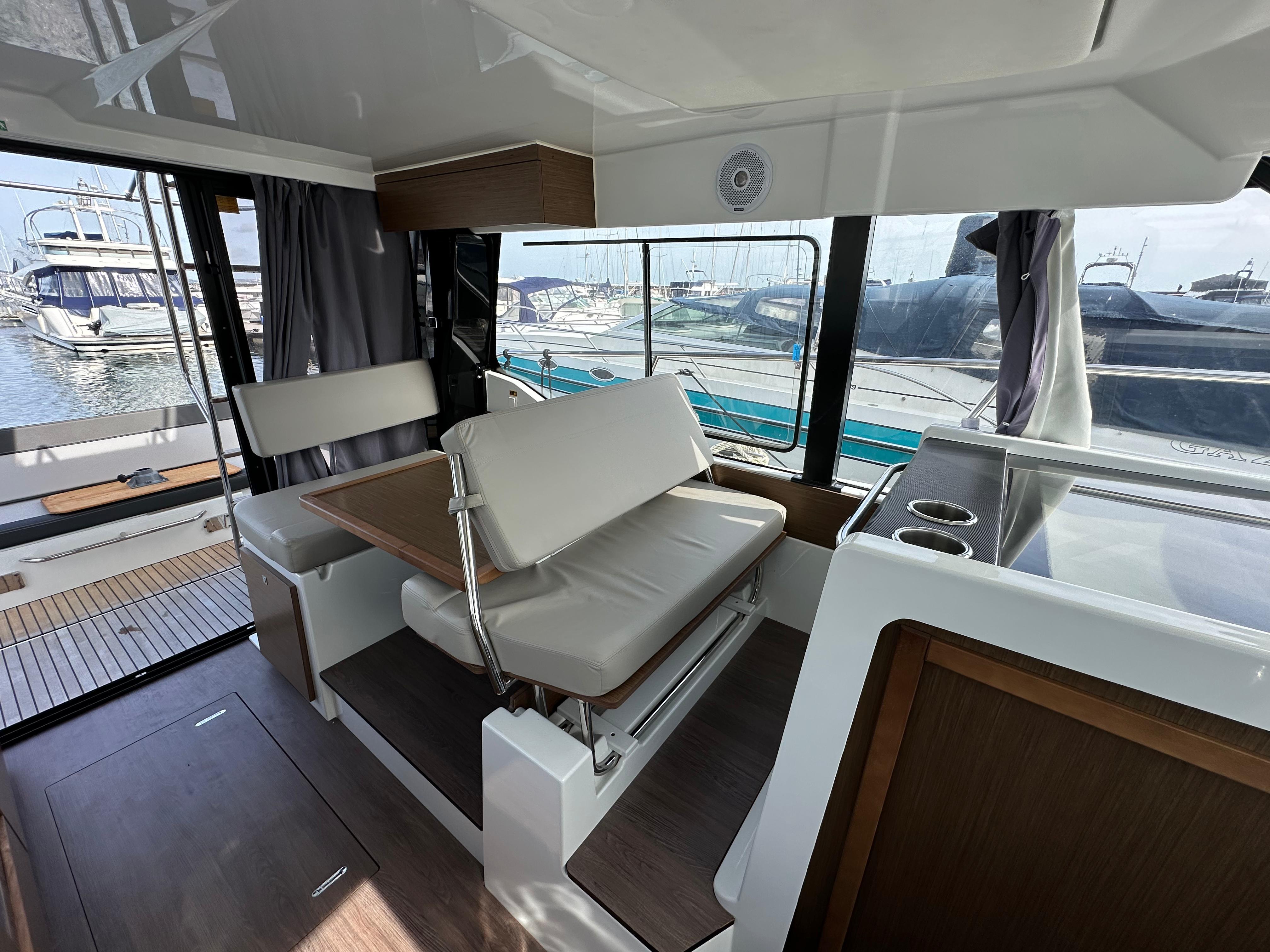 2021 Jeanneau Merry Fisher 1095 FLY Flybridge for sale - YachtWorld