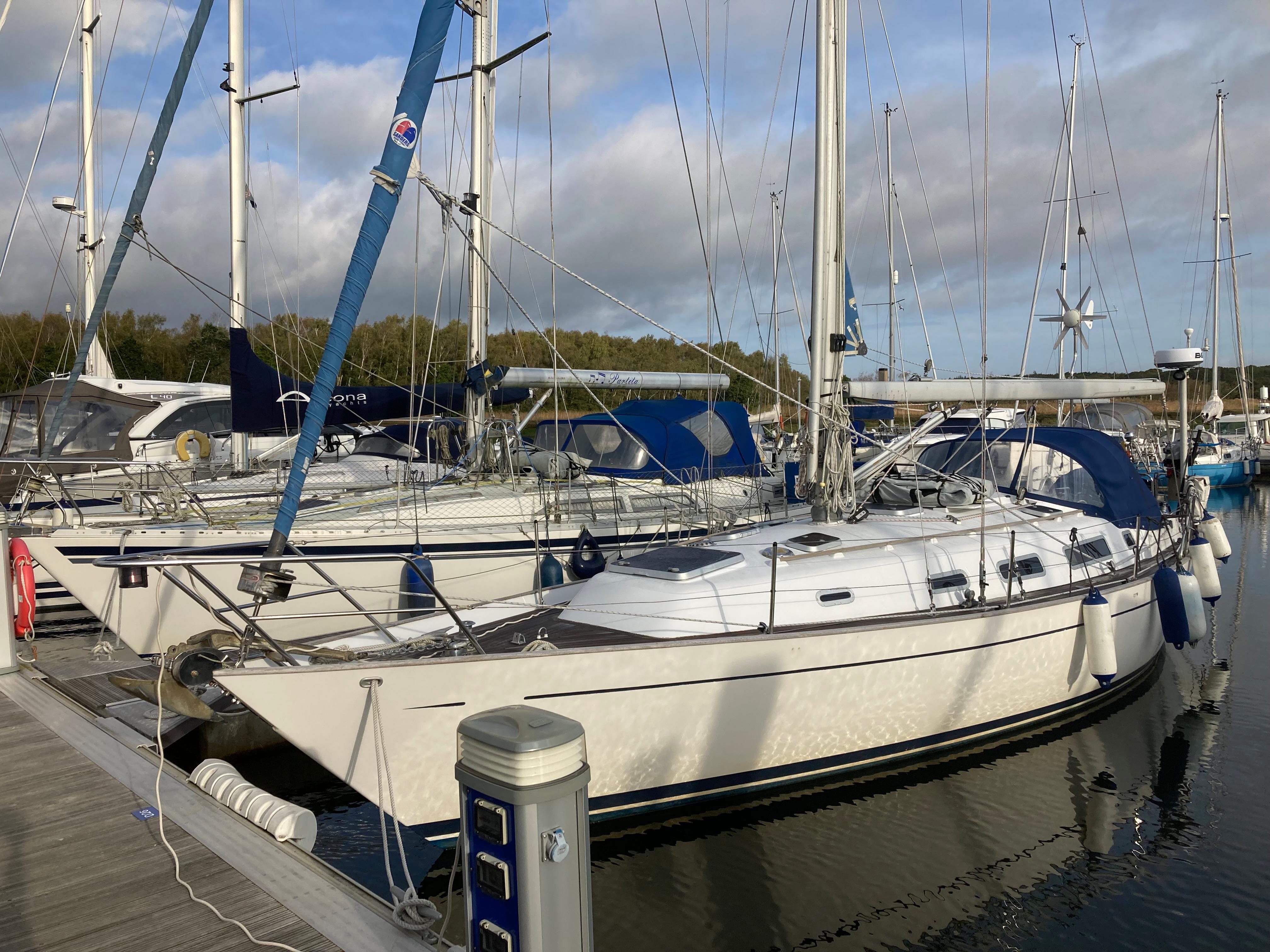 Custom Dawn 39 | 1986 | 12m - Hampshire | Boatshop24