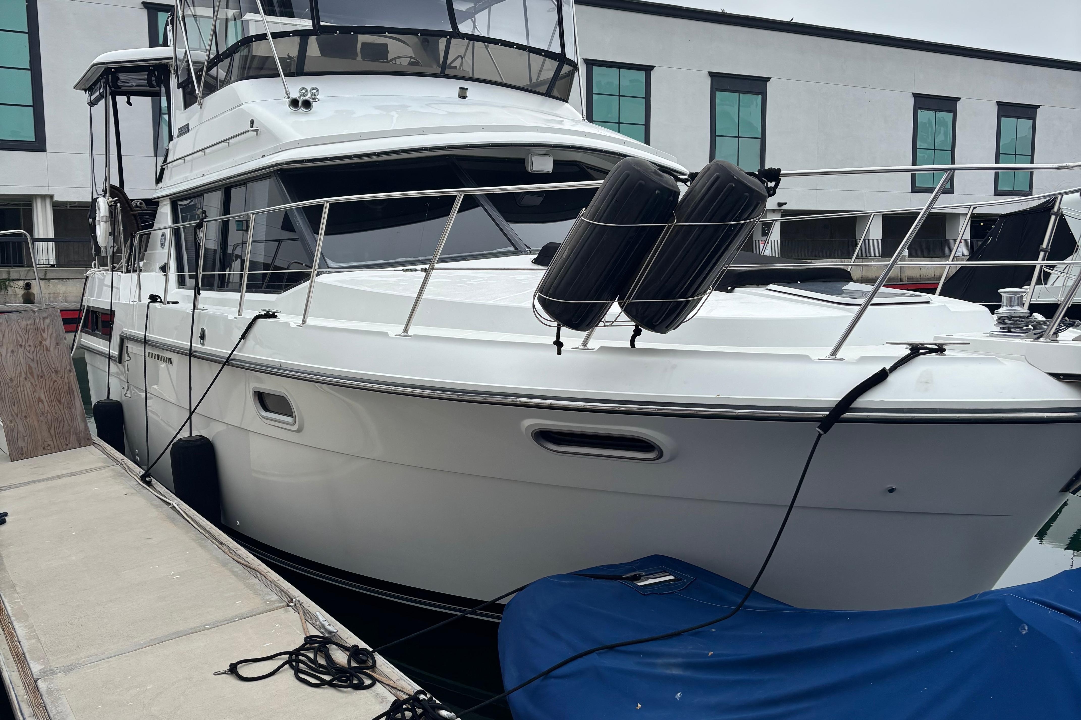 1988 Carver 38 Aft Cabin Aft Cabin for sale - YachtWorld