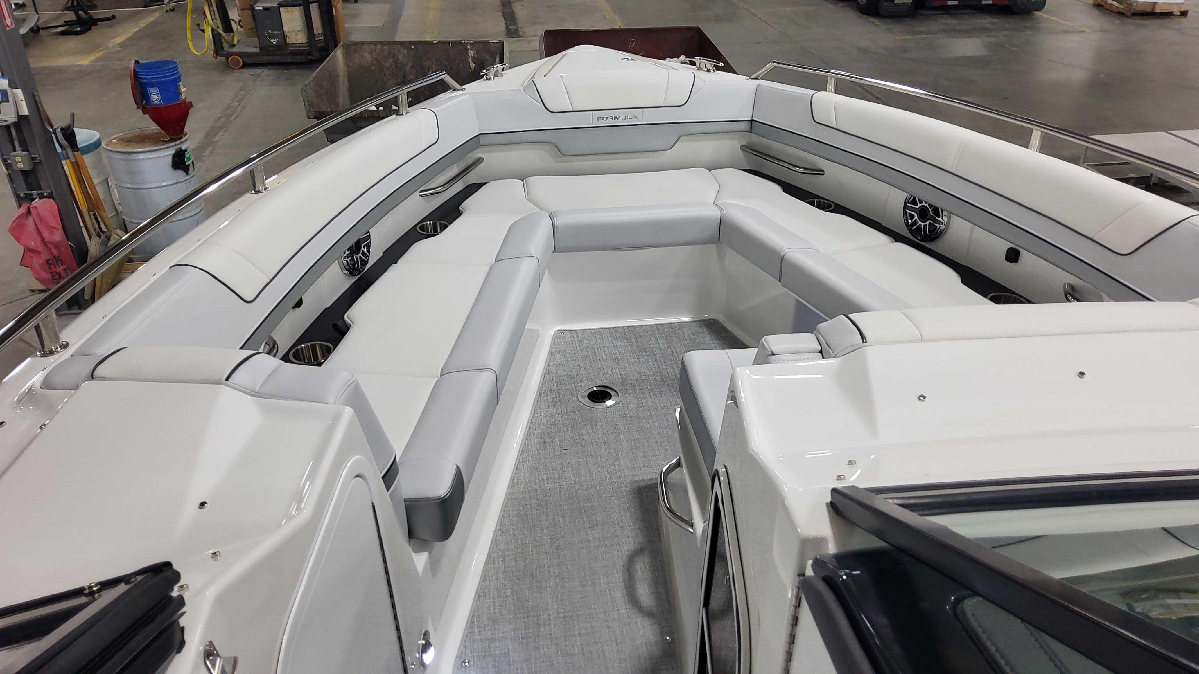 2024 Formula 330 Crossover Bowrider OB Express Cruiser for sale ...