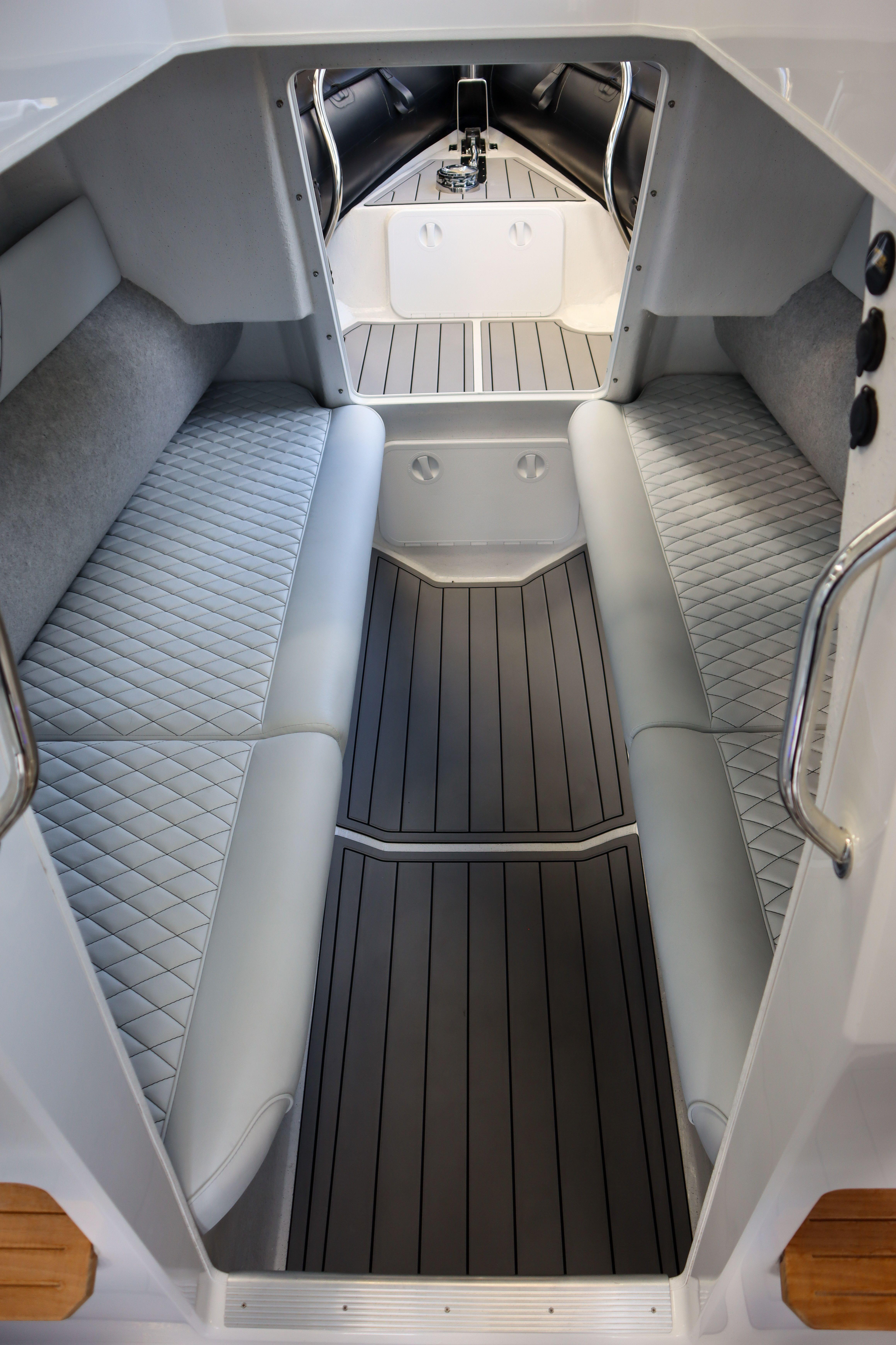 Nieuw 2025 Protector Targa 330 Special 'R' Edition | YachtFocus