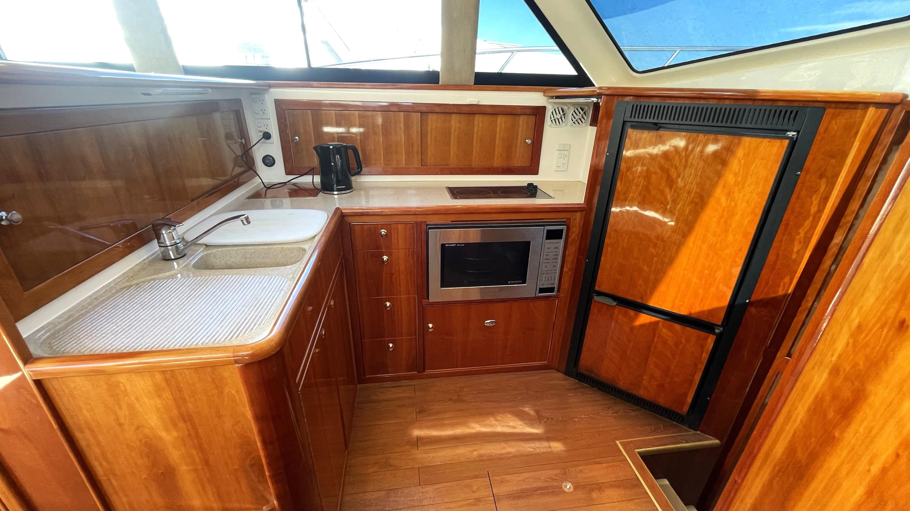 2002 Riviera 48 Flybridge for sale - YachtWorld