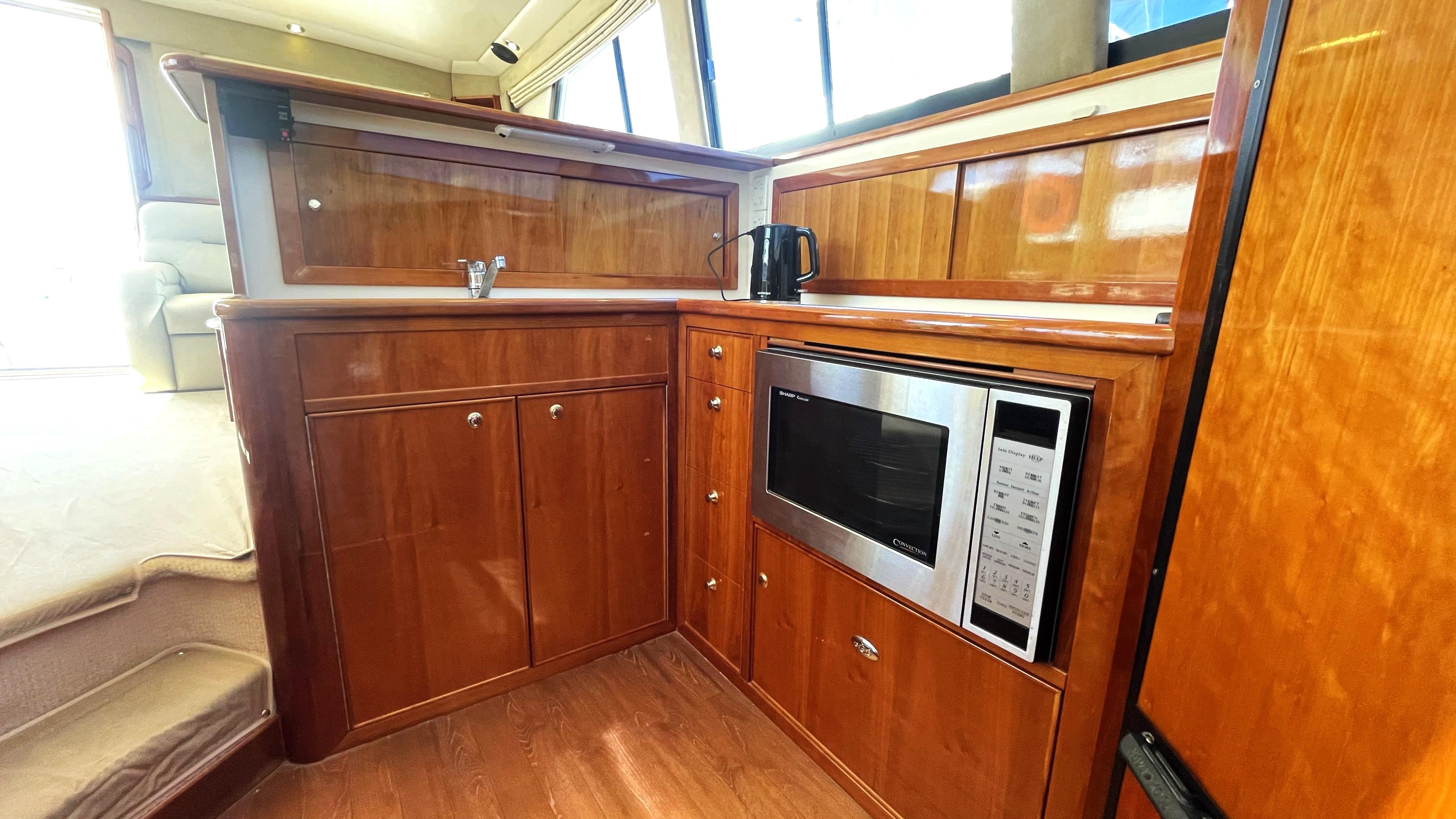 2002 Riviera 48 Flybridge for sale - YachtWorld