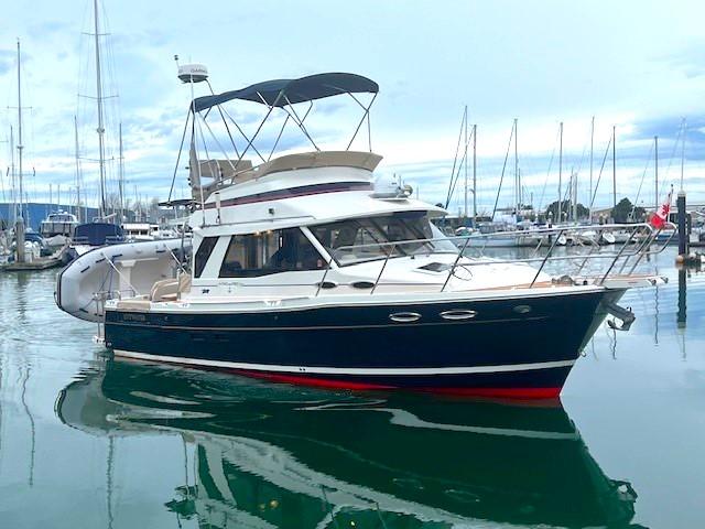 2016 Cutwater 30 Command Bridge Cruiser for sale - YachtWorld