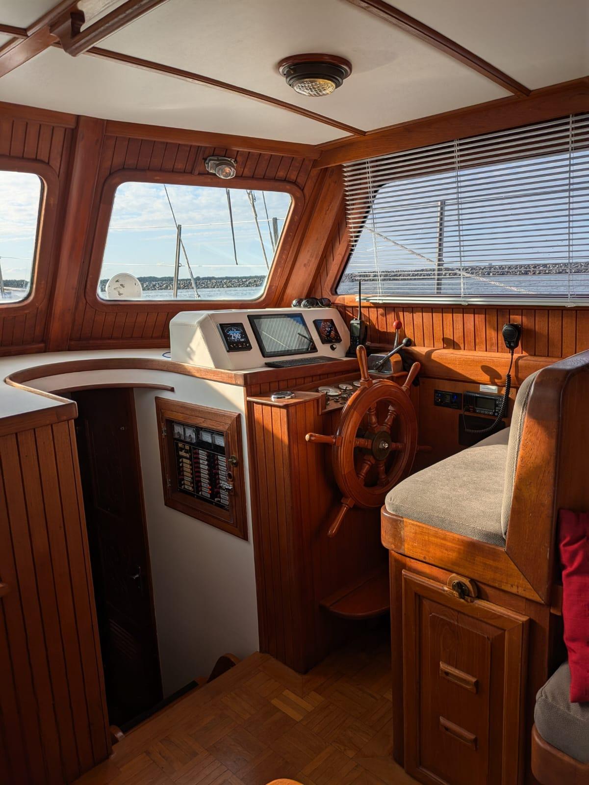 1984 Island Trader 40 Motorsailer for sale - YachtWorld