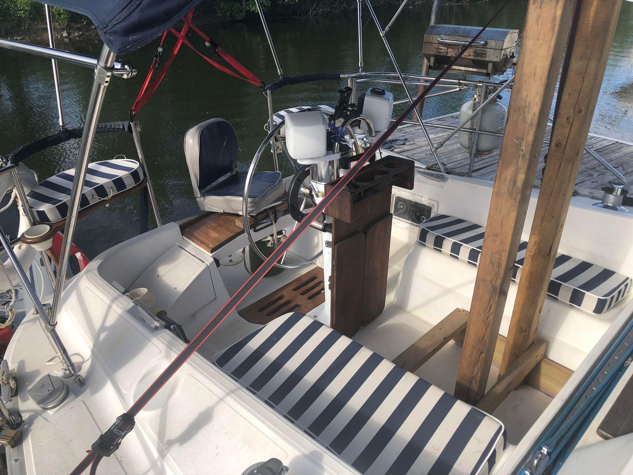 1987 Hunter Legend 37 Sloop for sale - YachtWorld